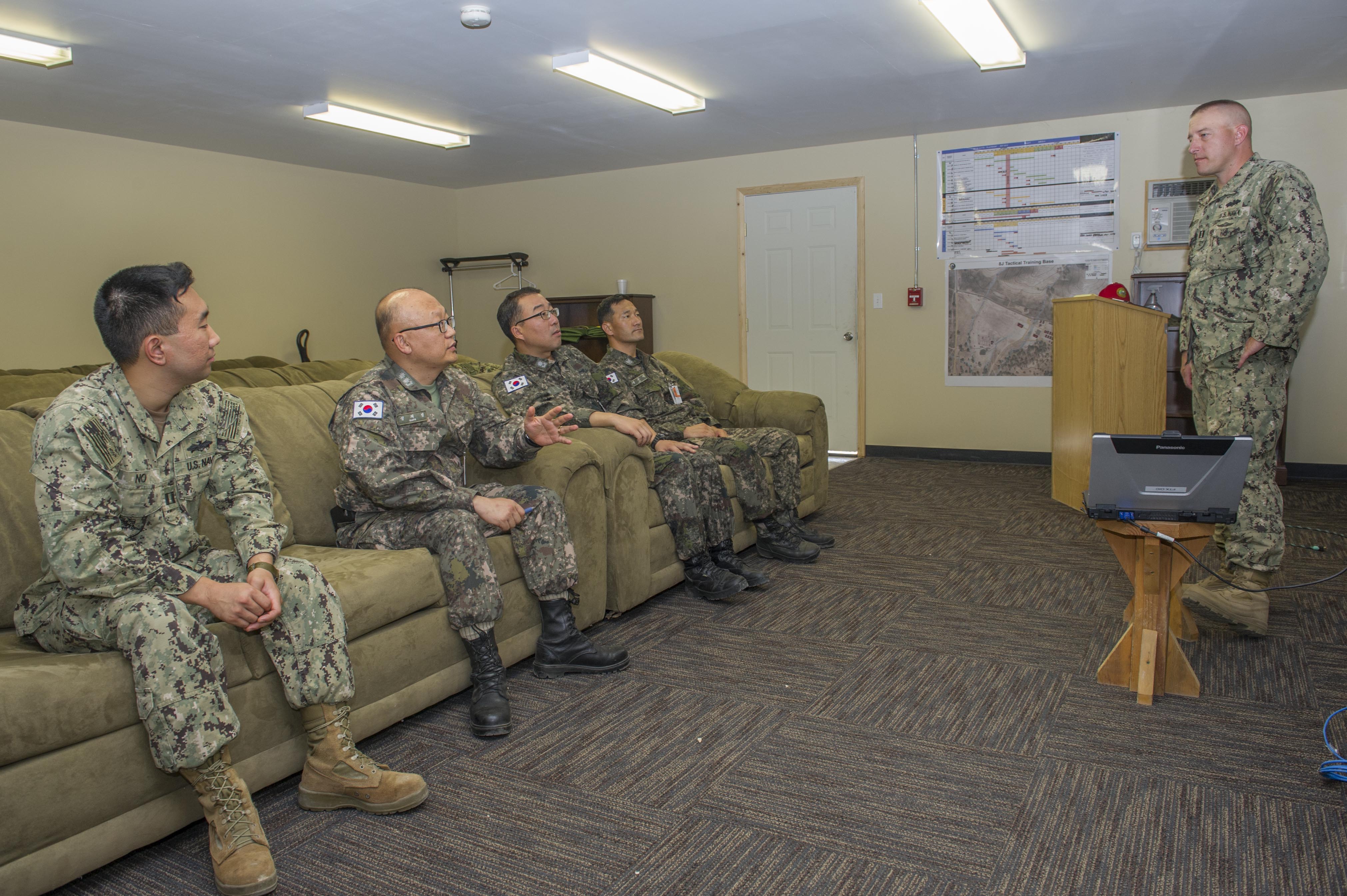 151007-N-HD670-090 FORT HUNTER LIGGETT, Calif. (Oct. 7, 2015) – Cmdr ...