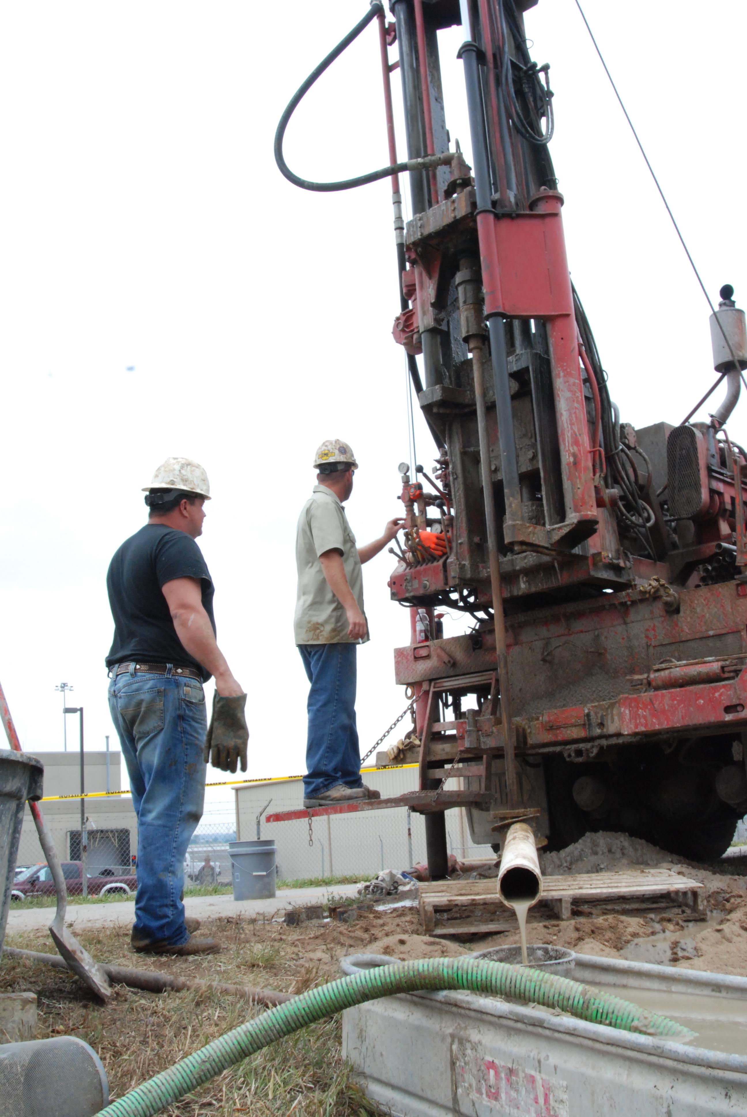 Corps of Engineers completes reconstruction work on Wood River levee ...
