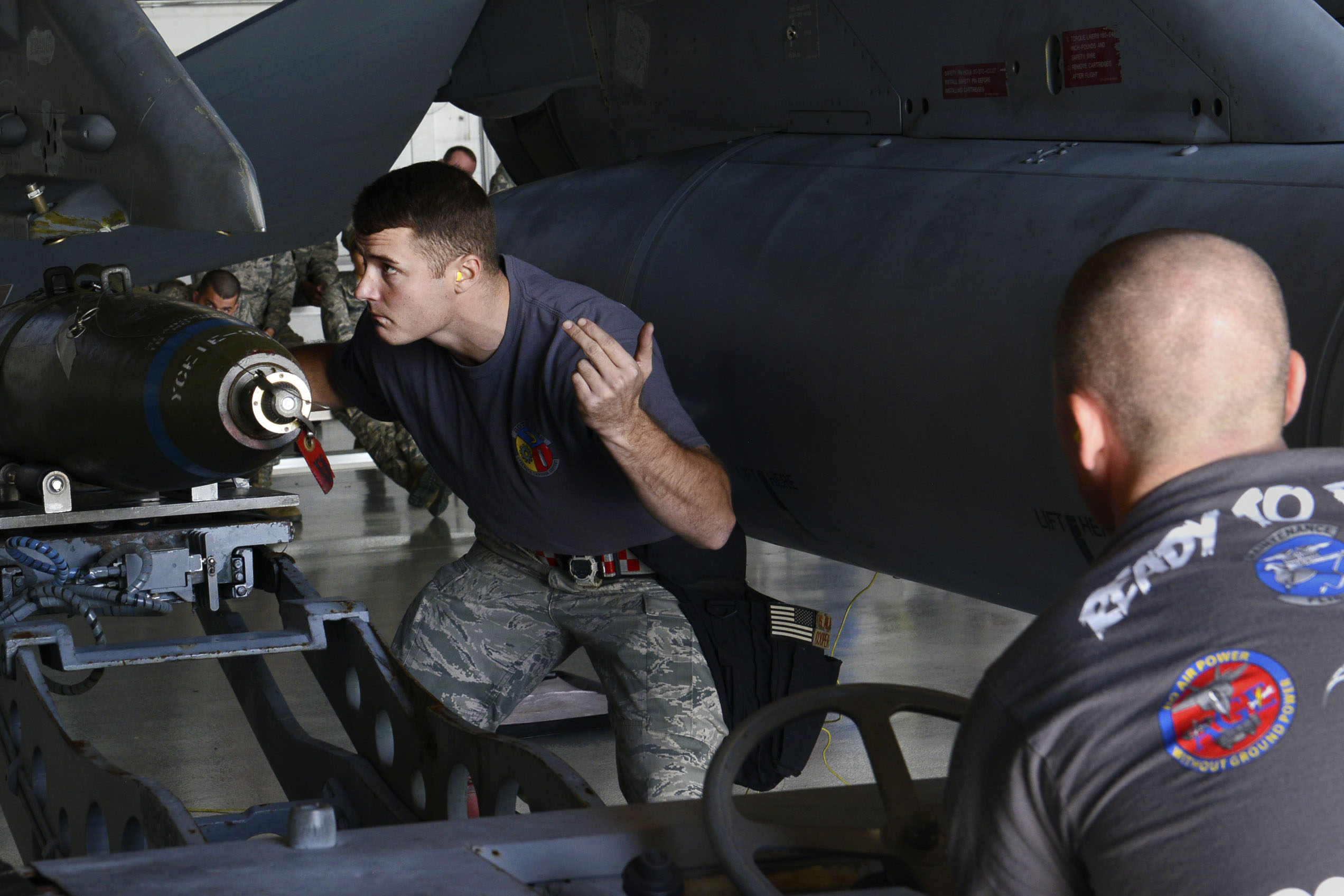 Load crews face off during rapid competition > Shaw Air Force Base ...