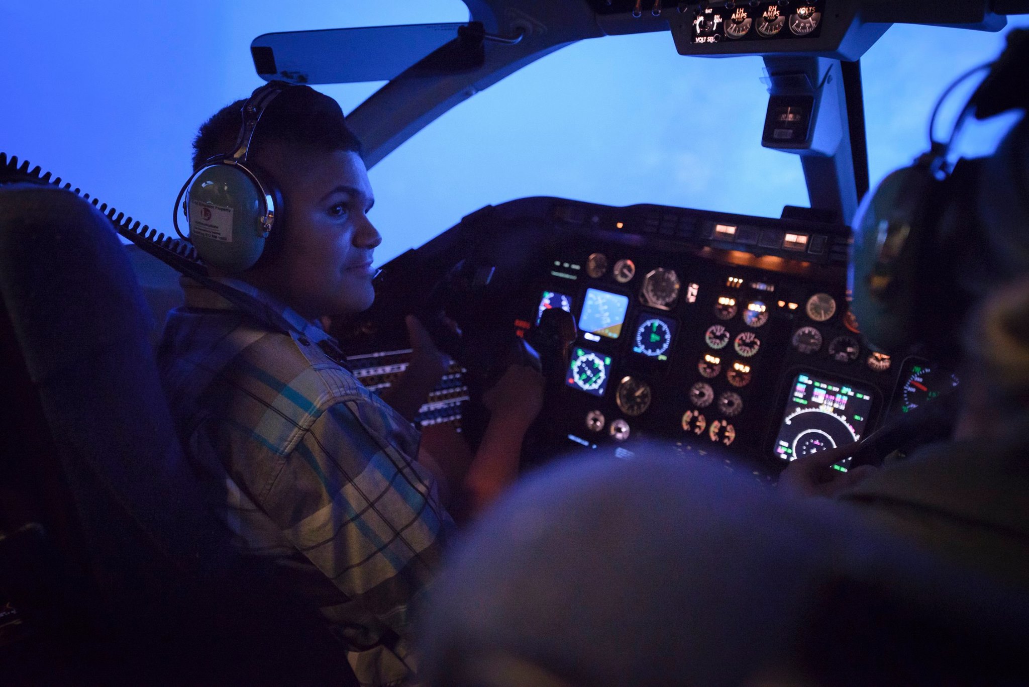 Oklahoma teen touches the sky as 8th FTS Pilot for a Day > Vance Air ...