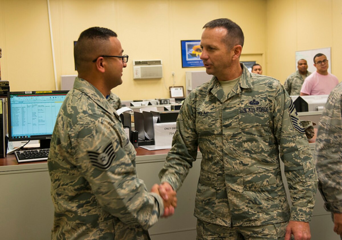 Joint base welcomes ‘big picture’ command chief > Joint Base McGuire ...