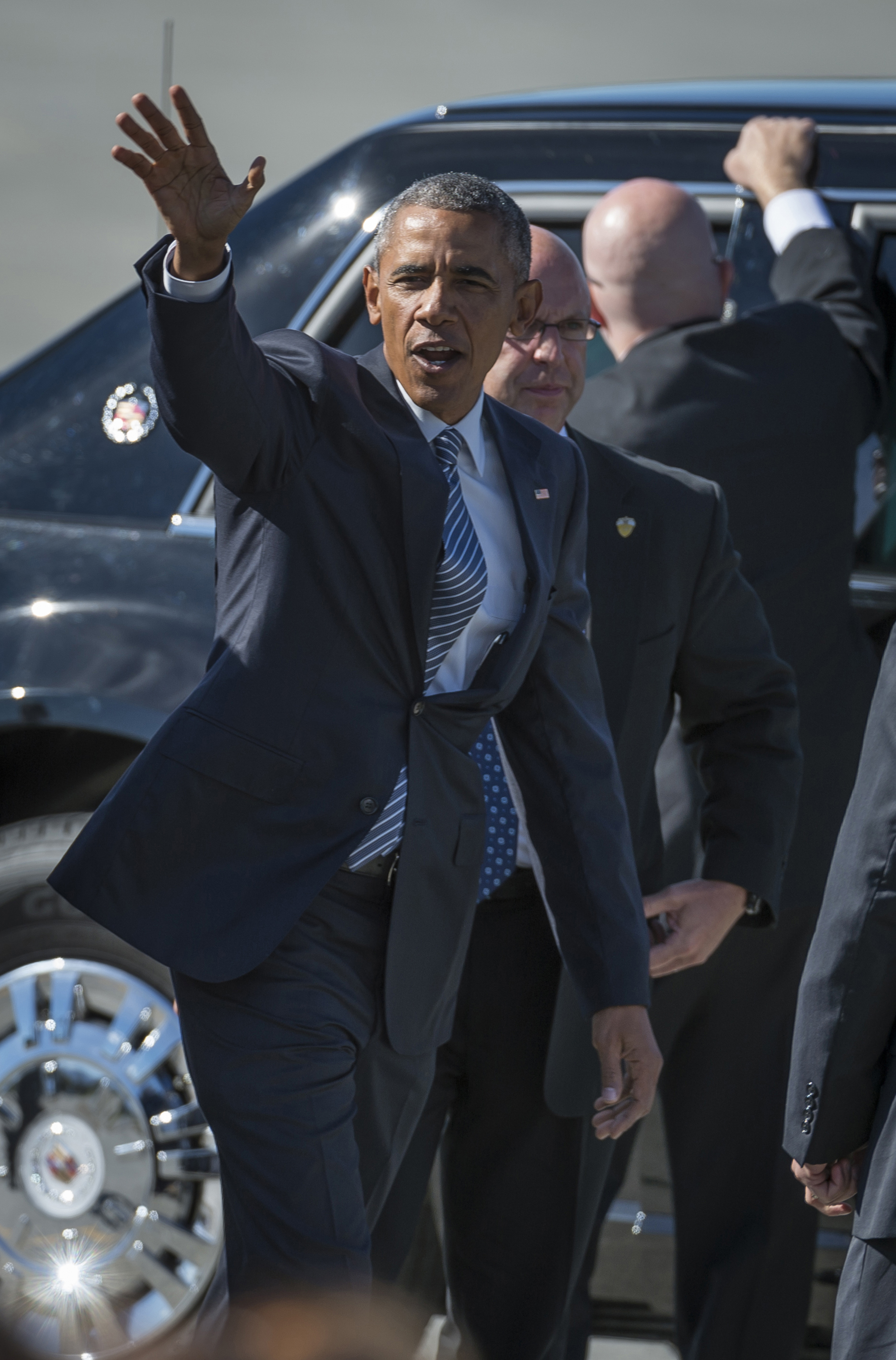Obama becomes first U.S. president to set foot north of Arctic Circle ...