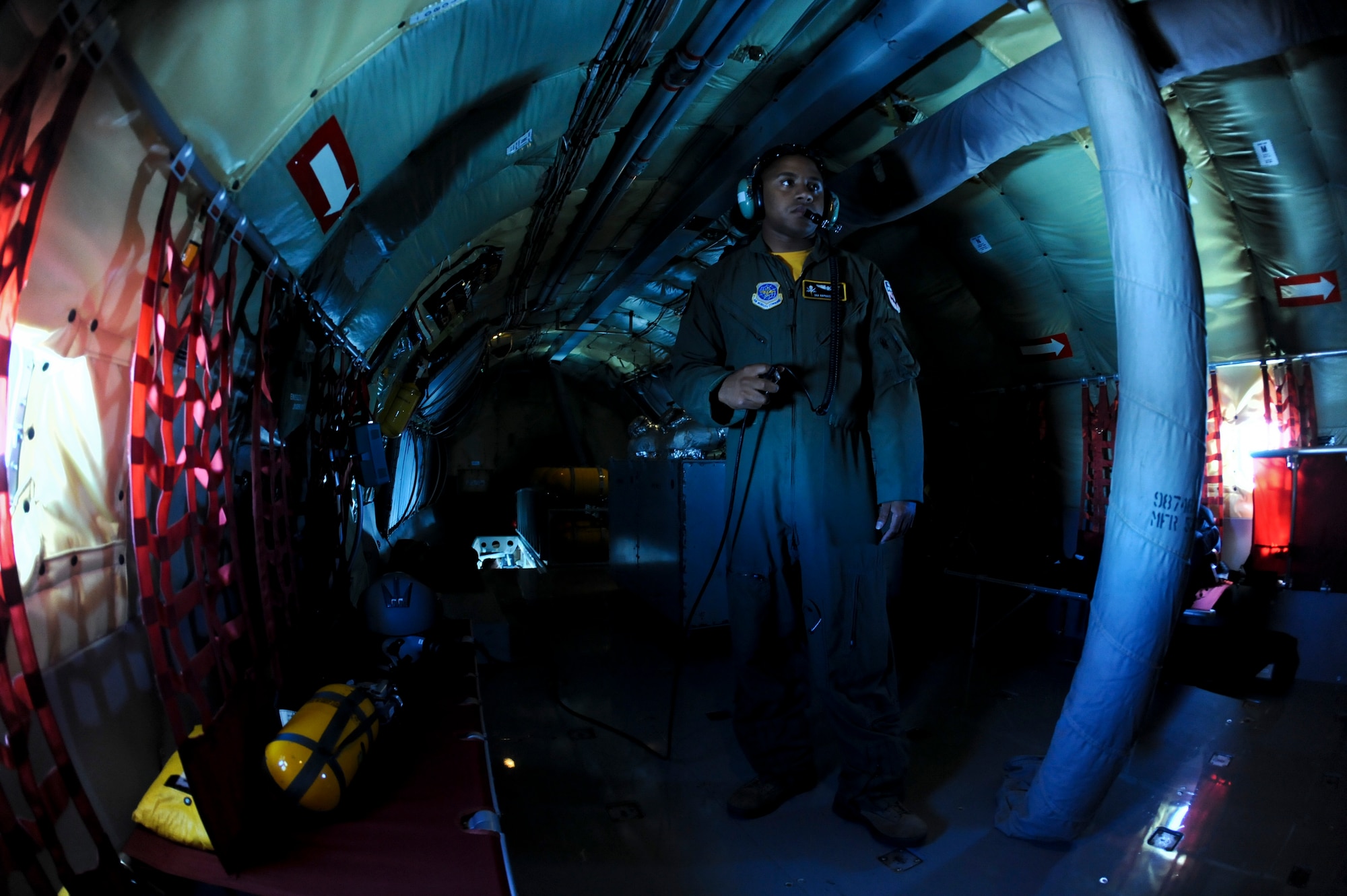 ALS graduates receive a front row seat to refueling mission > MacDill ...