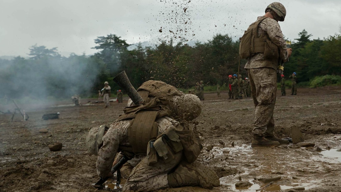 JGSDF, Marines fire mortars at Forest Light 16-1