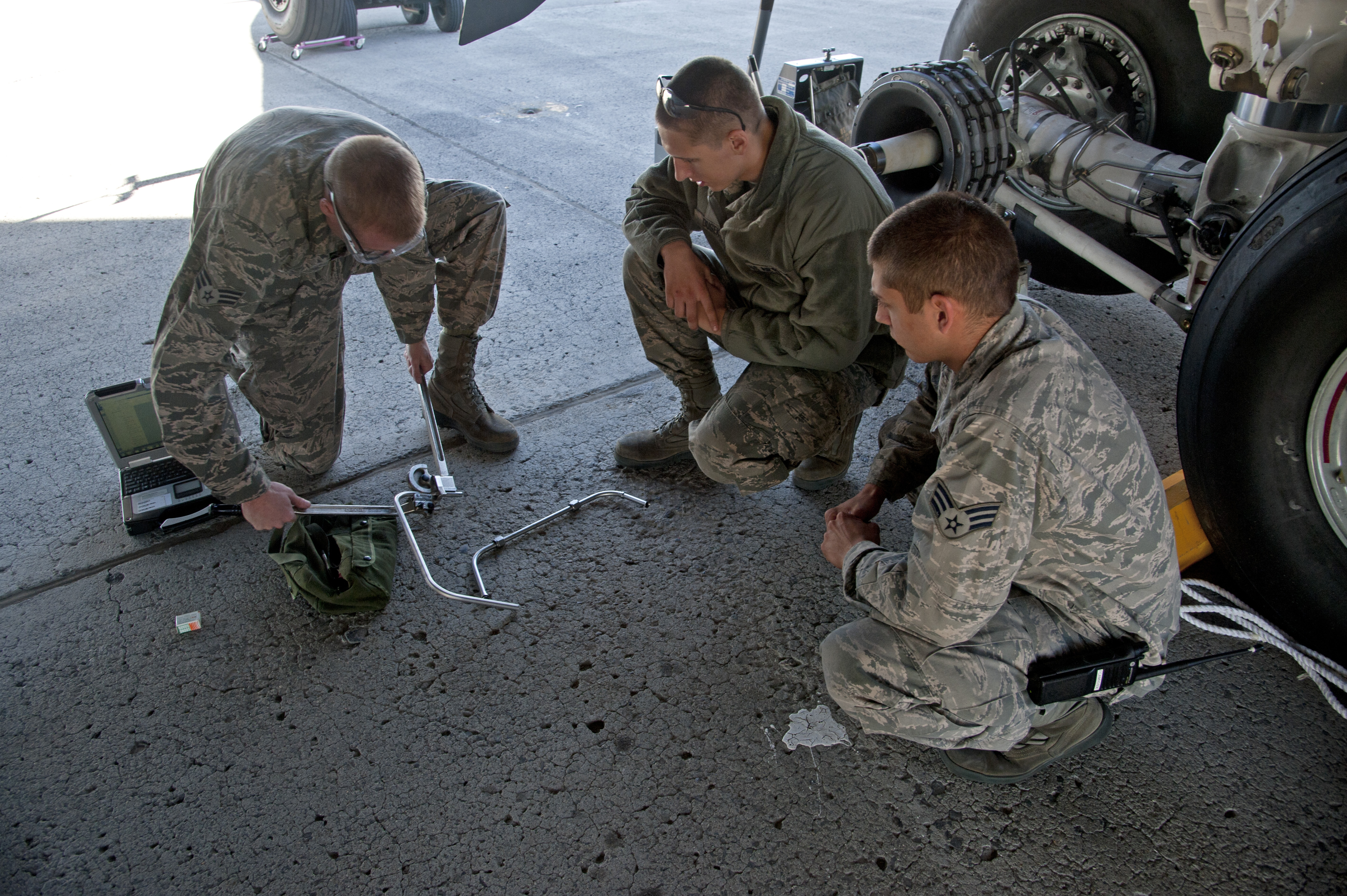 Maintainers keep the Stratotanker airborne > Fairchild Air Force Base ...