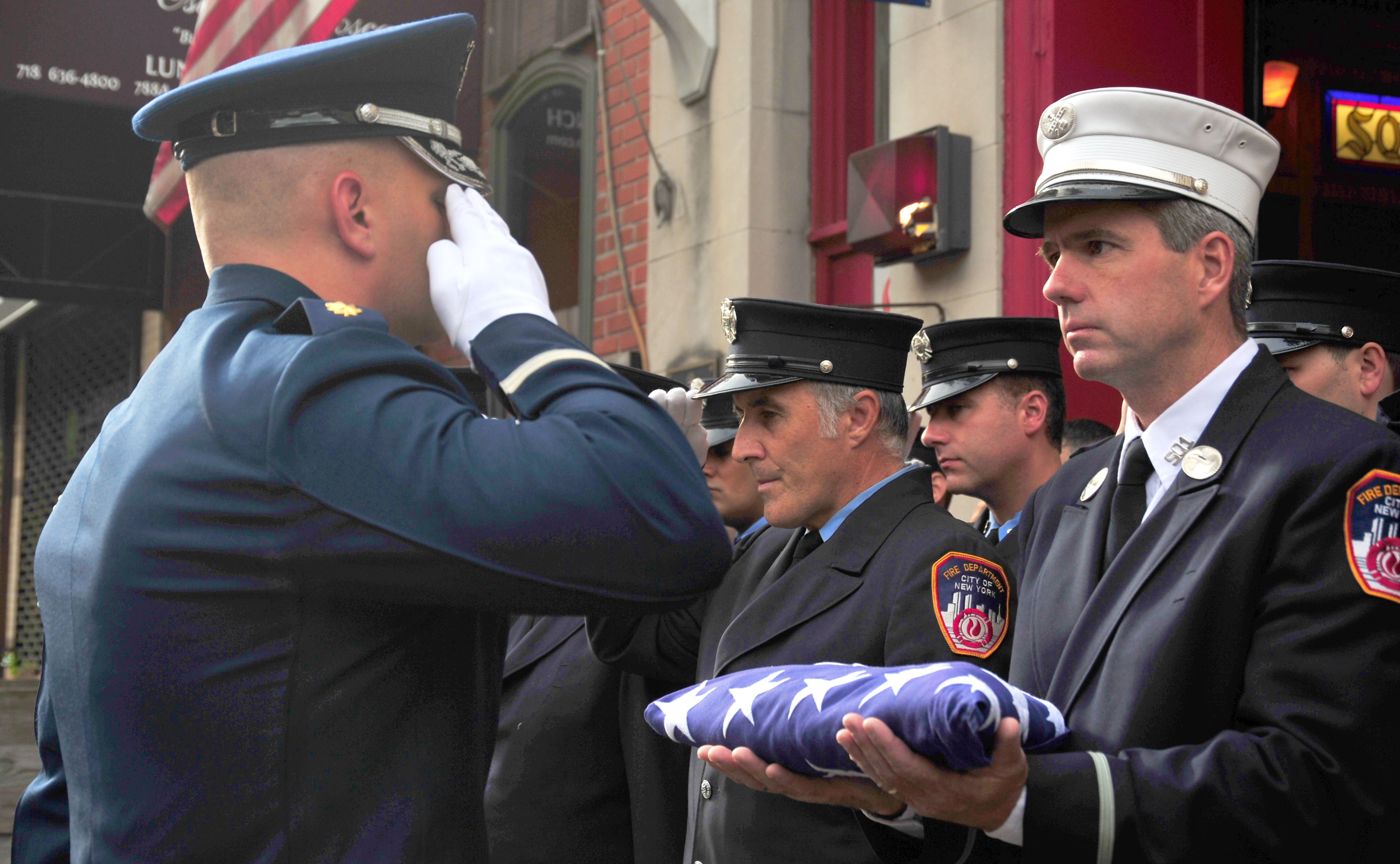 USAF Honor Guard honors first responders in New York on 9/11 ...