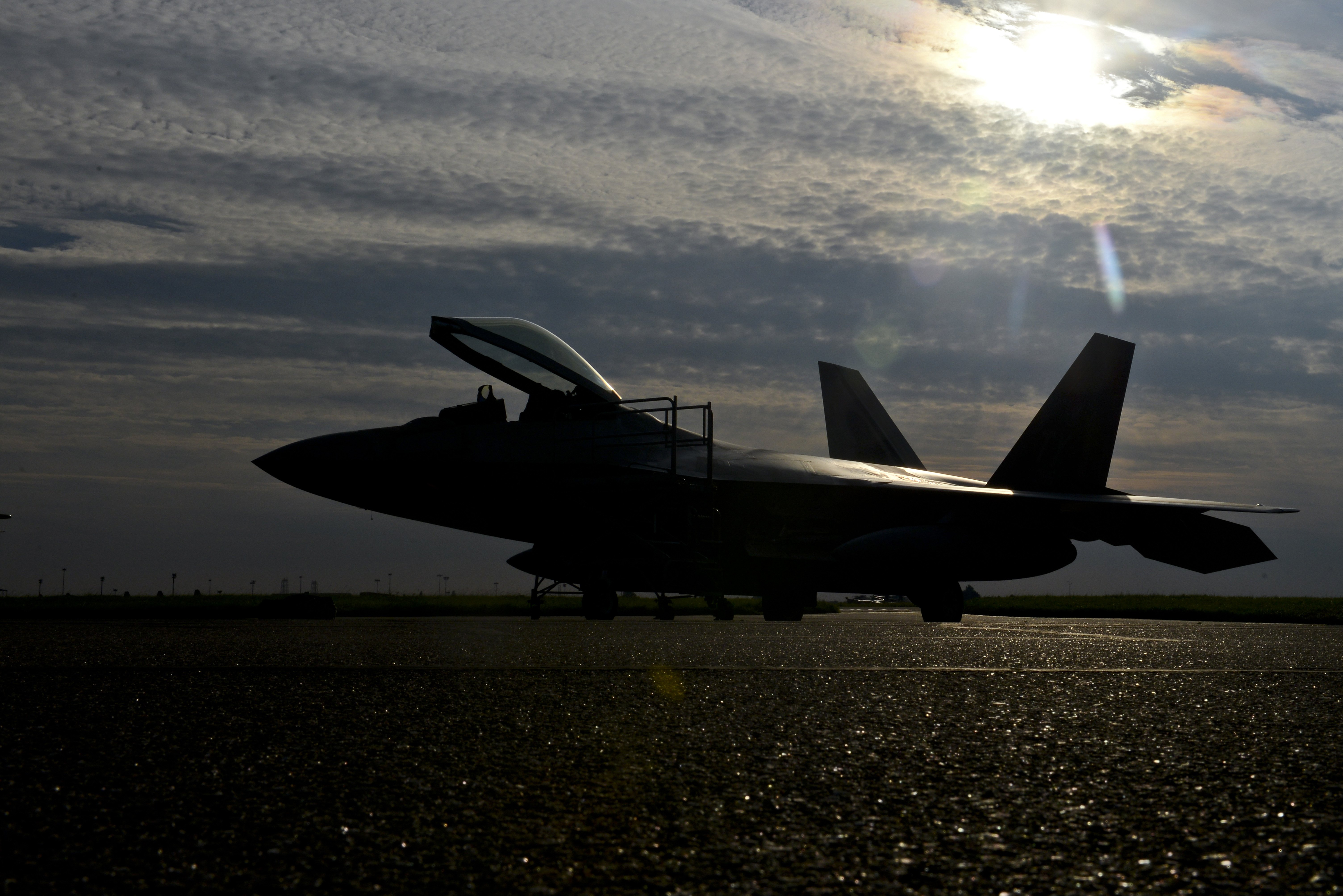 Raptors visit RAF Mildenhall > Royal Air Force Mildenhall > RAF ...