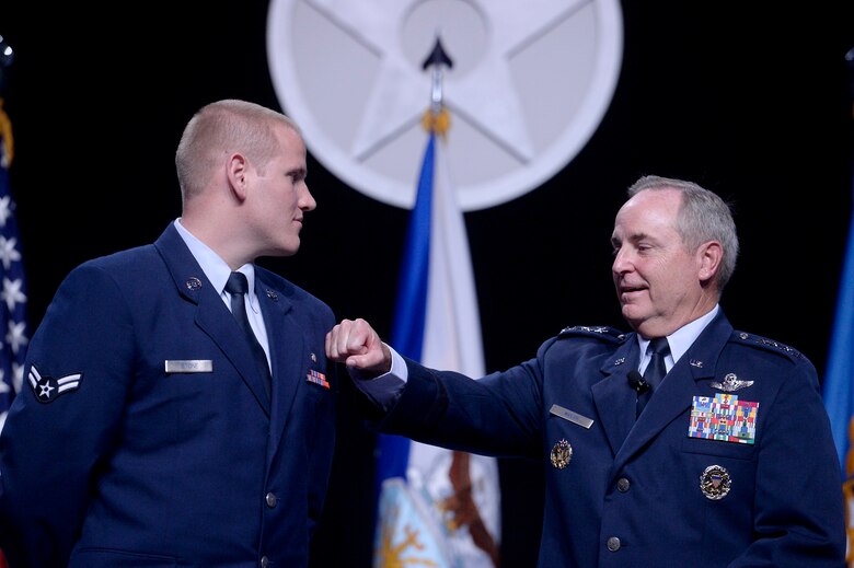Welsh cites heroes, talks modernization during Air Force Update > U.S ...