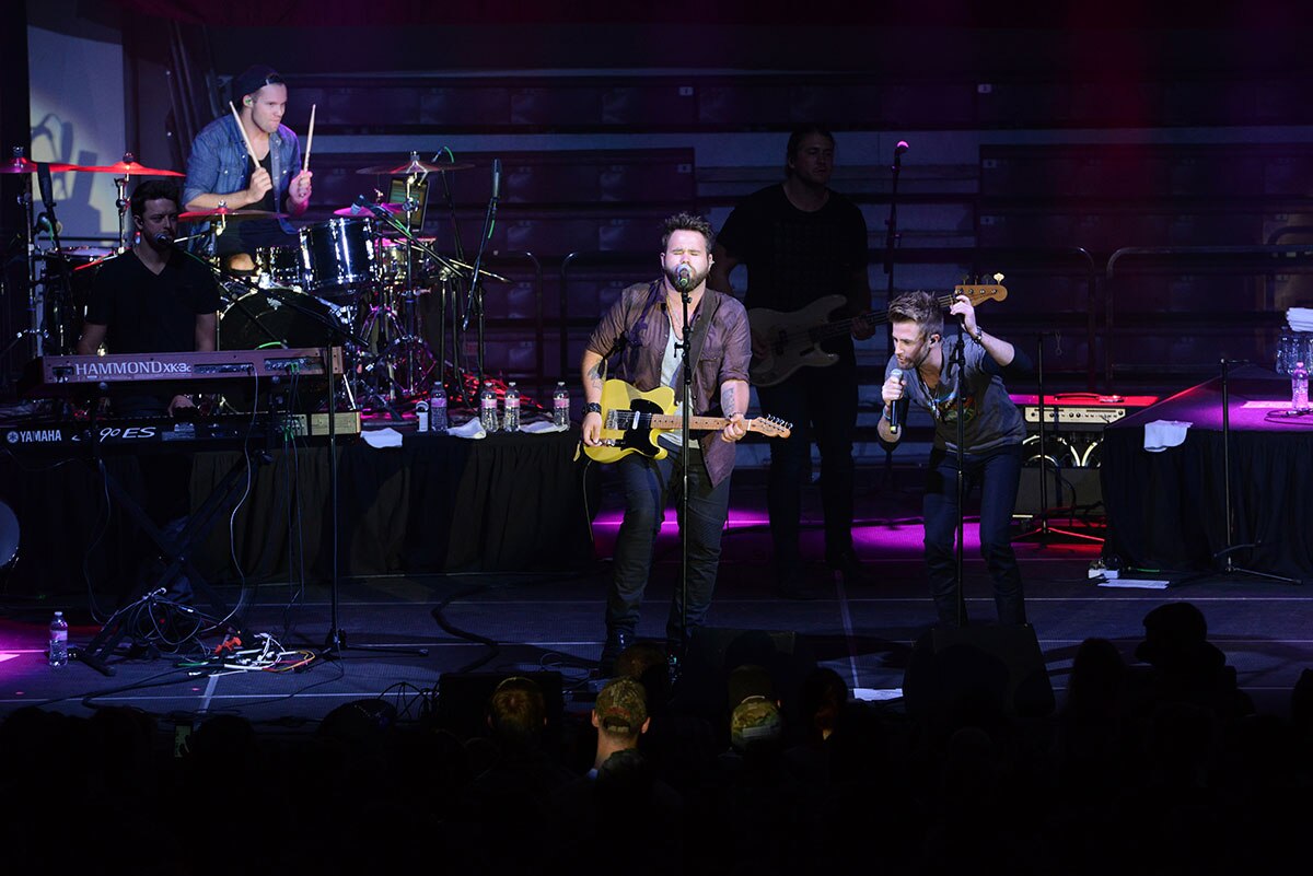 USO hosts free concert at Buckner > Joint Base Elmendorf-Richardson > News