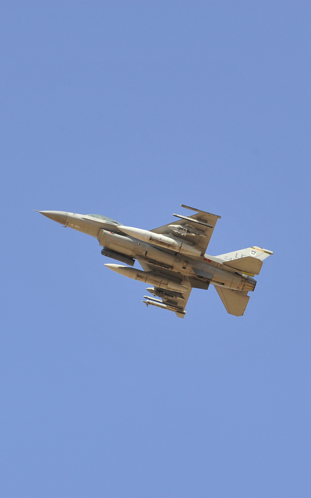 F-16 Fighting Falcon underbelly