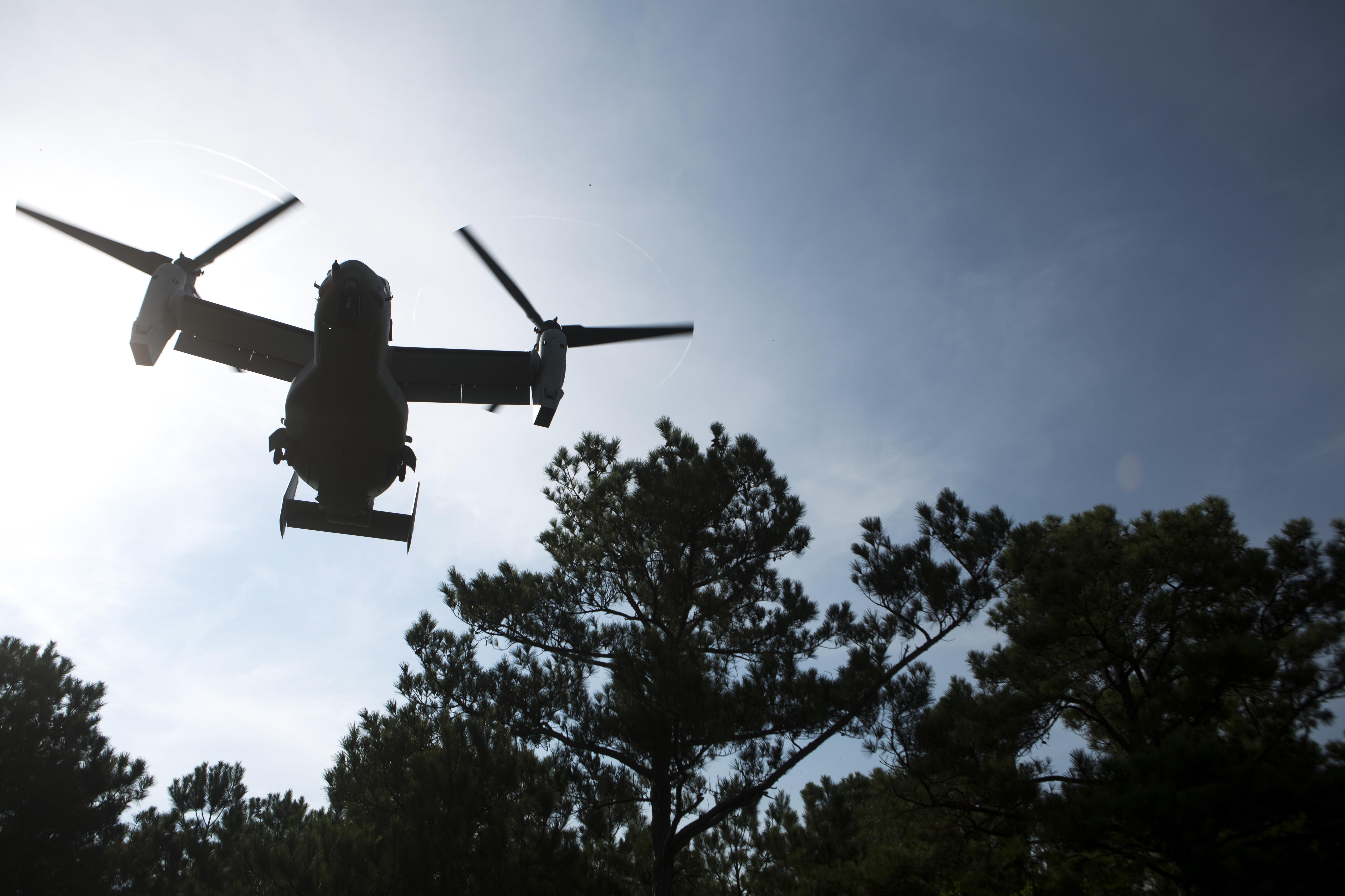 VMM-365 supports FAST Marines conducting CASEVAC drill