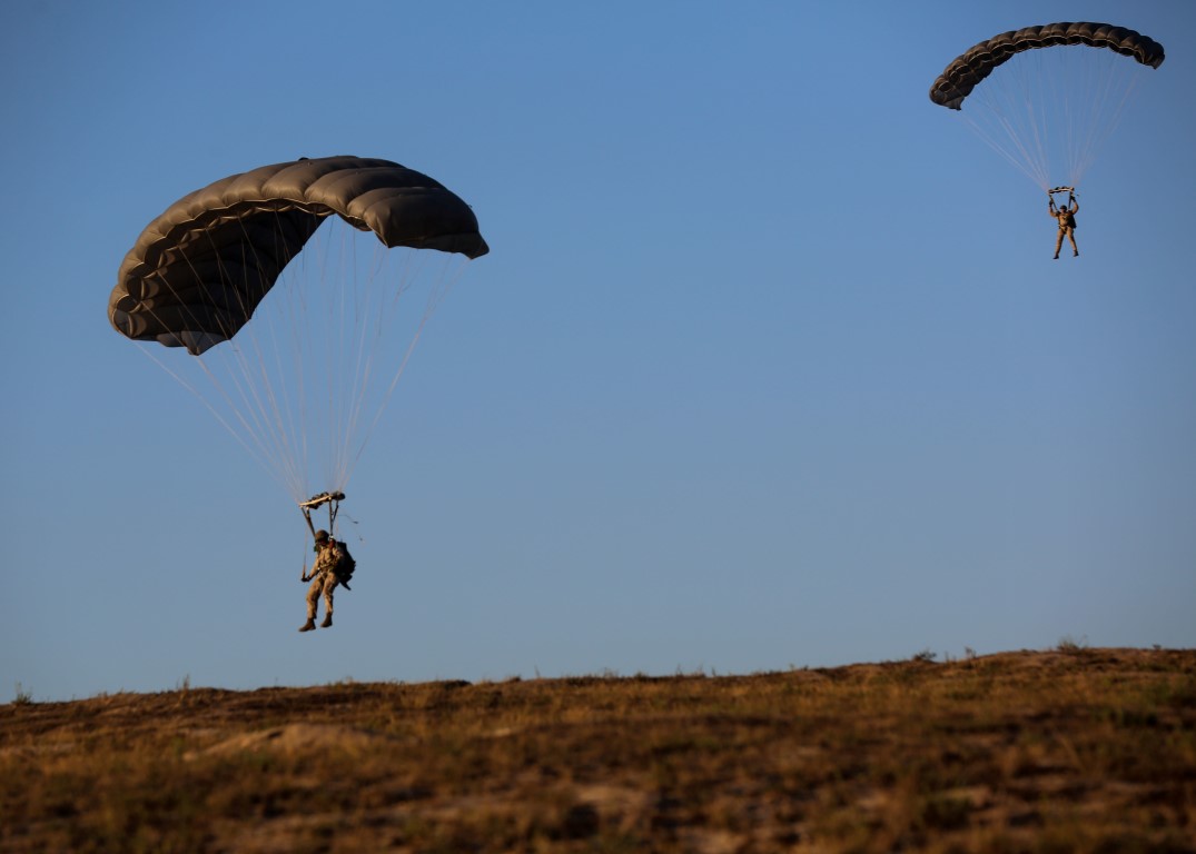 The sky is the limit; Recon conducts military freefall training