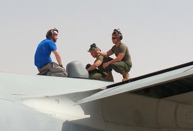 Satellite system keeps commanders current on battlefield > Marine Corps ...