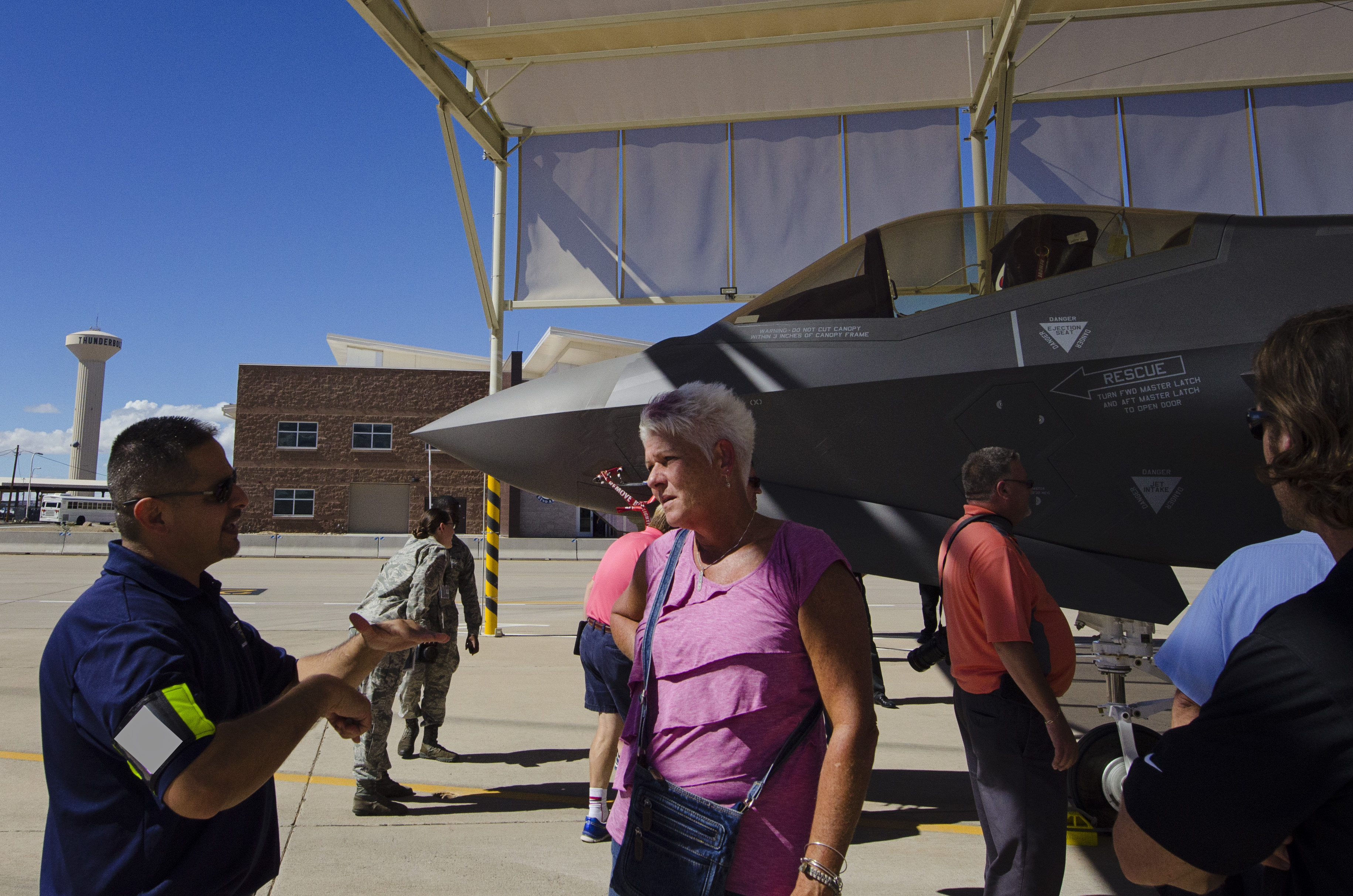 Dover AFB Honorary Commanders participate in community relations tour ...