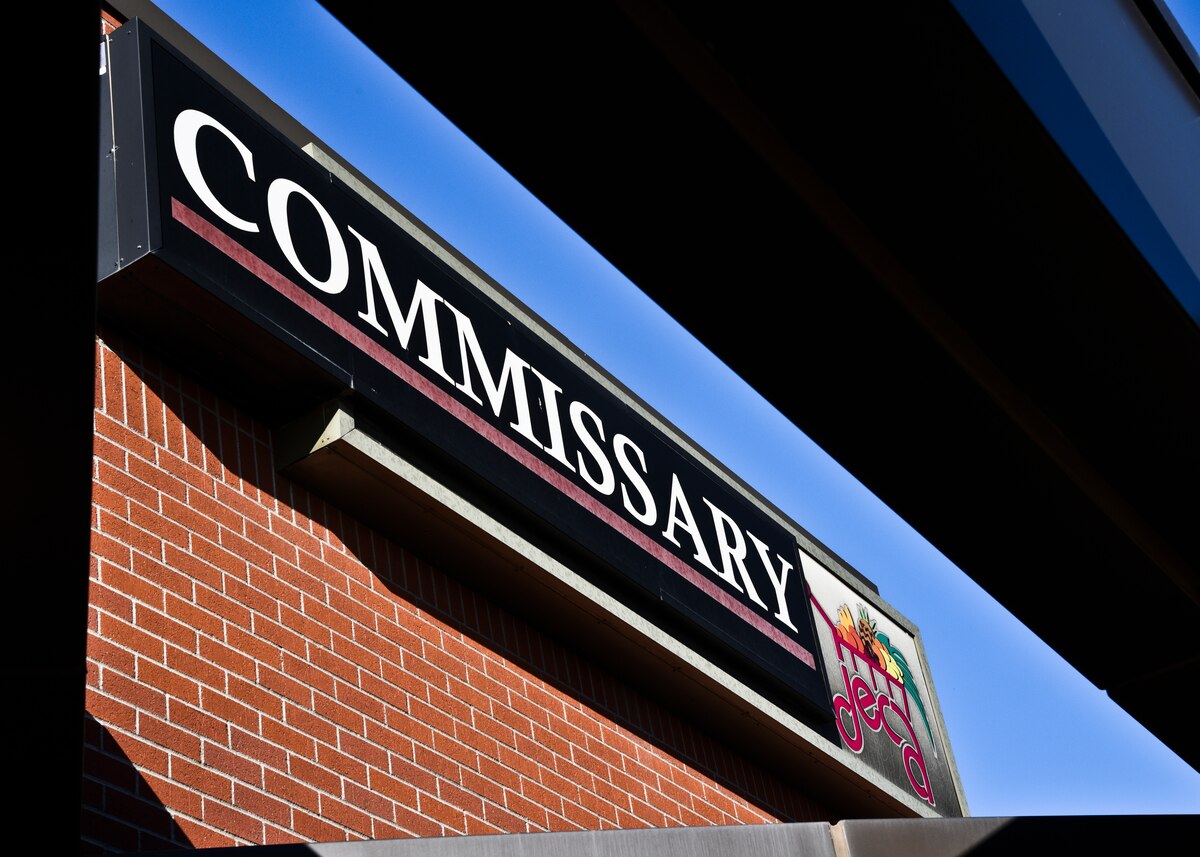 DeCA hits 24th year of delivering commissary benefit > Fairchild Air ...