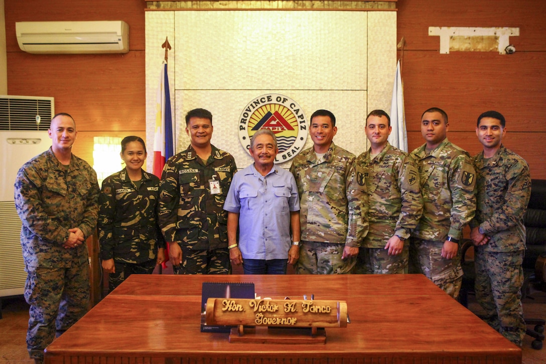 U.S. and Philippine military leaders meet with Governor Victor A. Tanco for Balikatan 2016