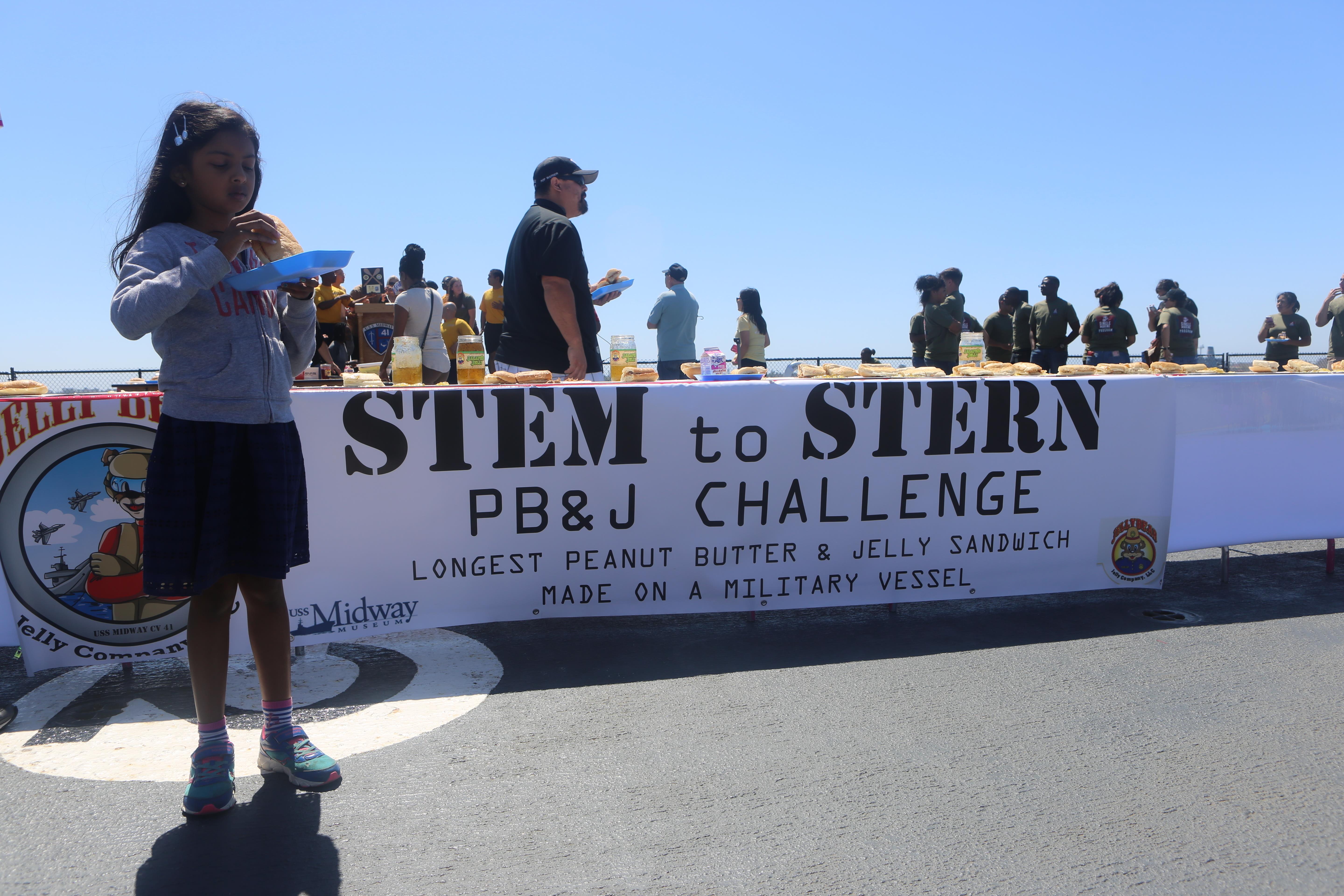 Stem-to-Stern: Miramar SMP Marines compete in PB & J challenge > Marine ...