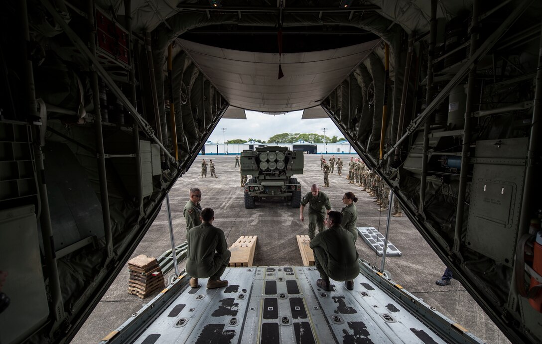 HIMARS KC-130 loading during Balikatan 16