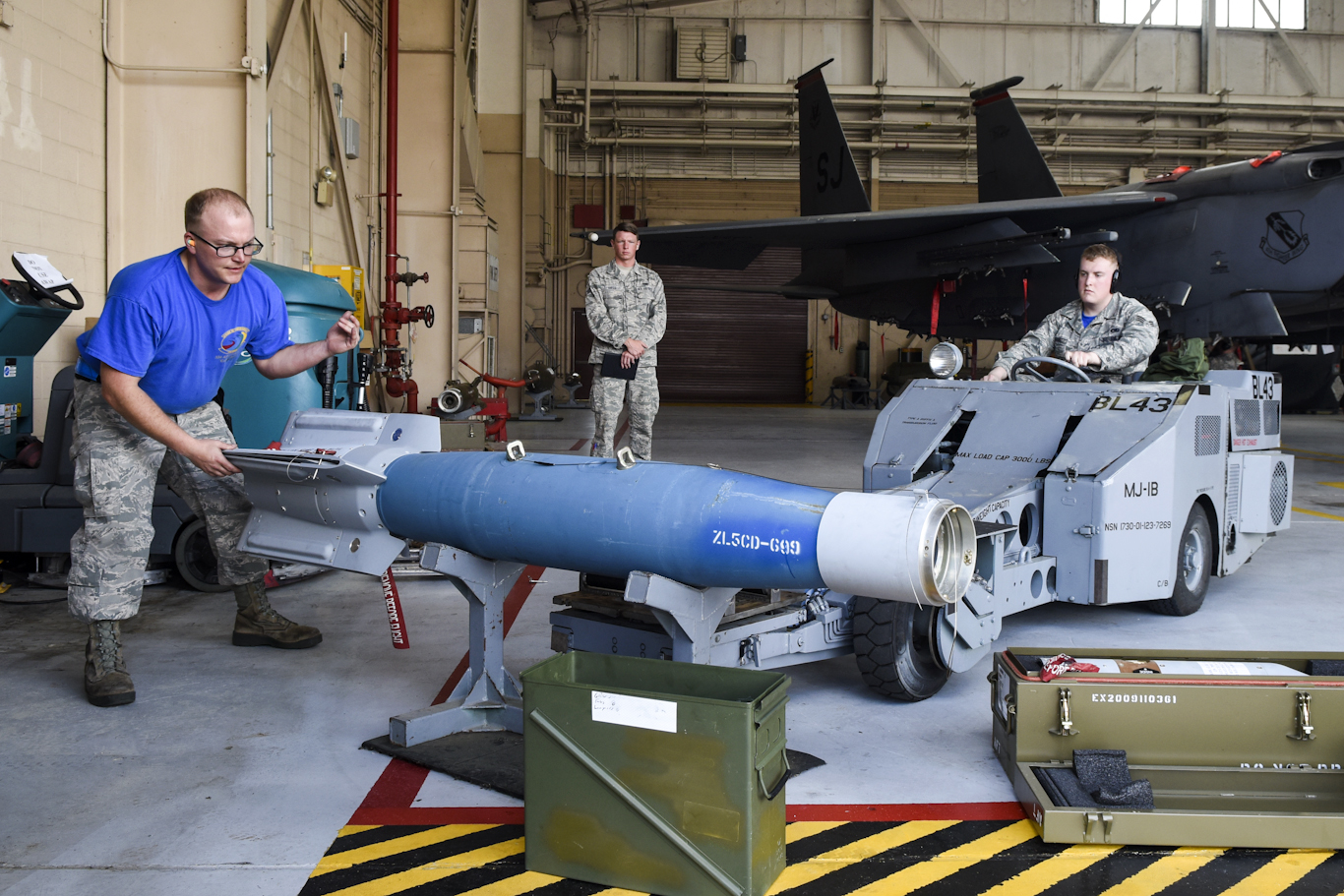 Maintenance Airmen compete in Load Crew of the Quarter