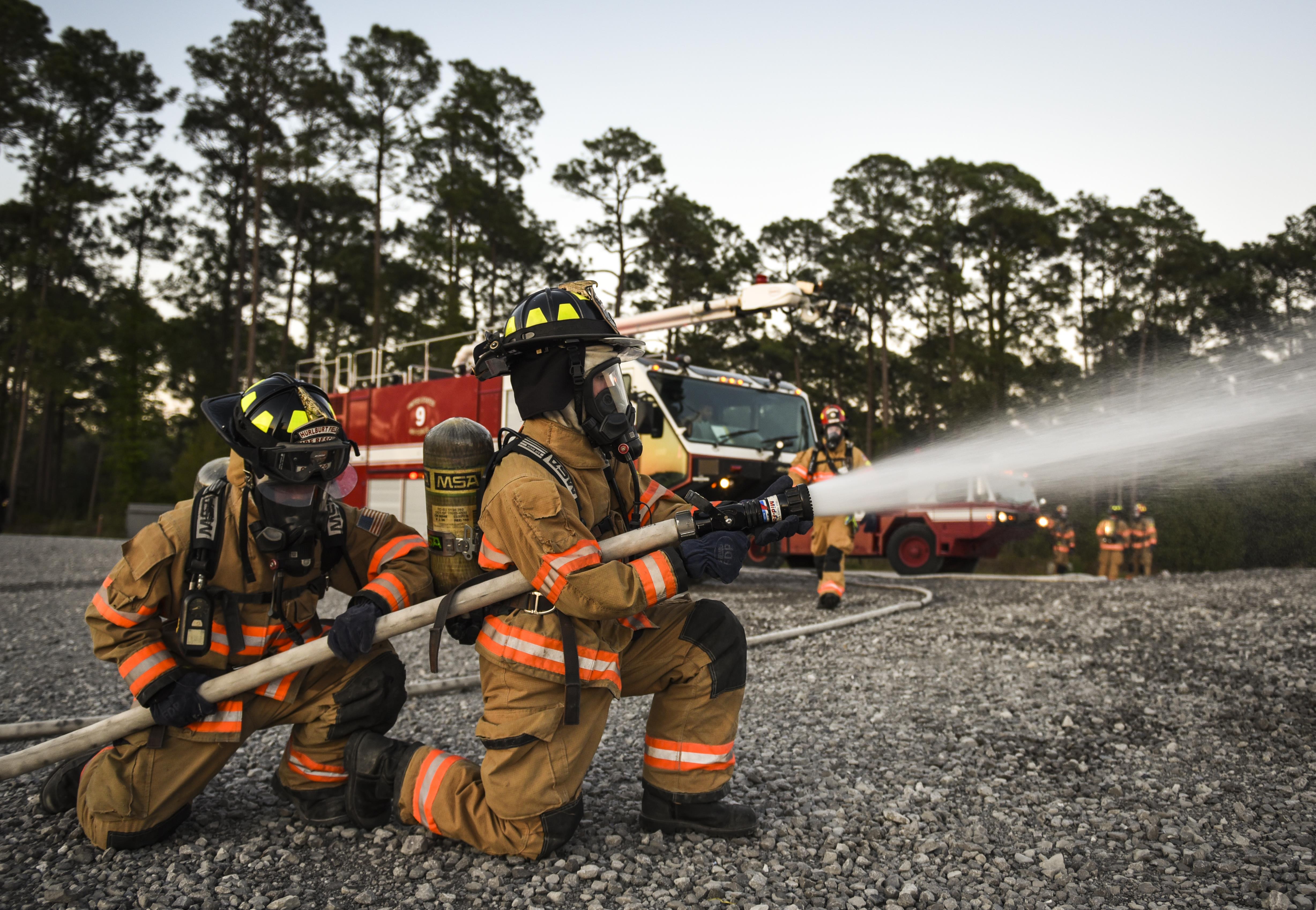 Dusk or dawn, fire commandos train on > Hurlburt Field > Article Display