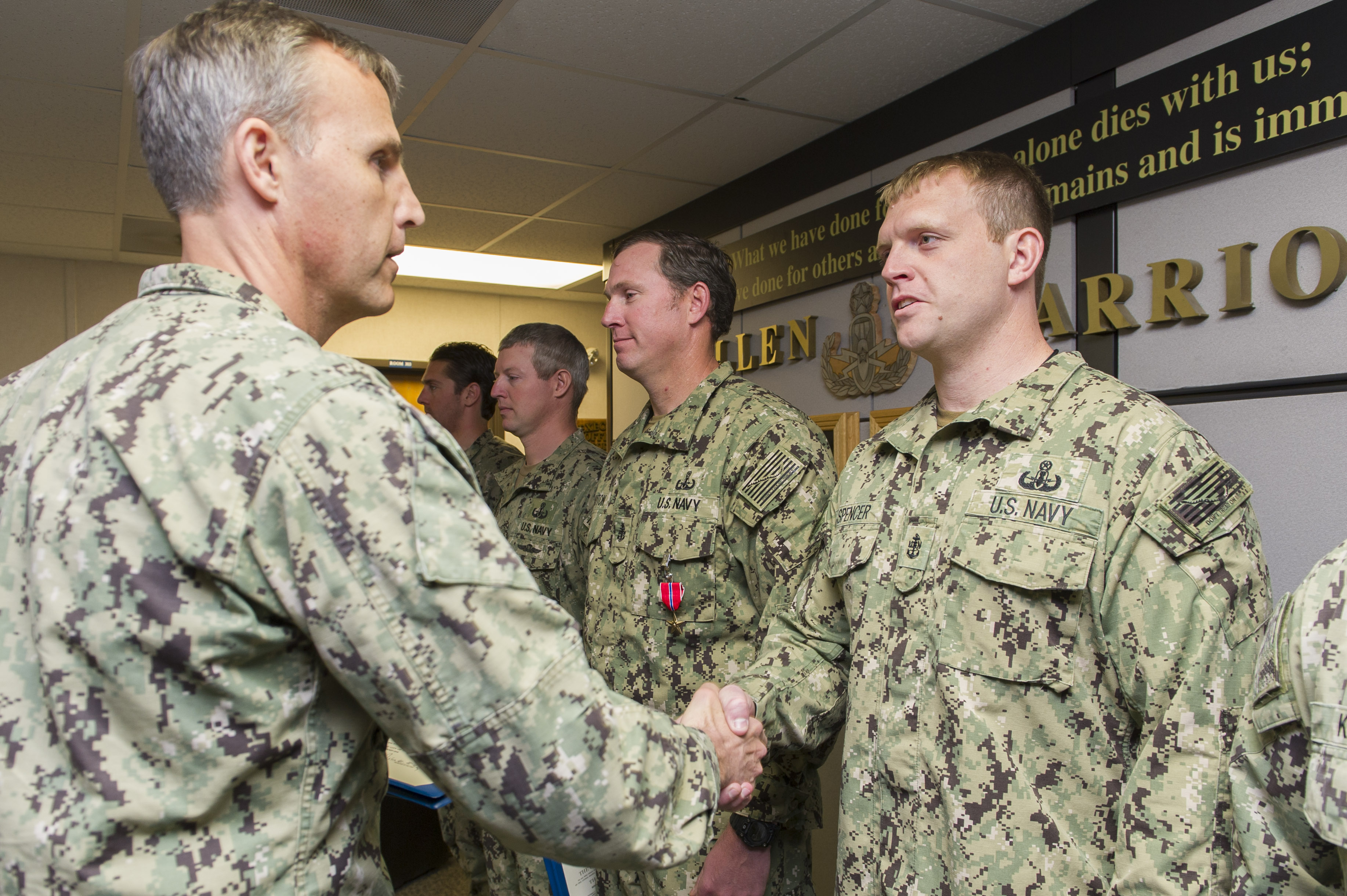 EODMU 2 Sailors Awarded Bronze Star Medal > United States Navy ...