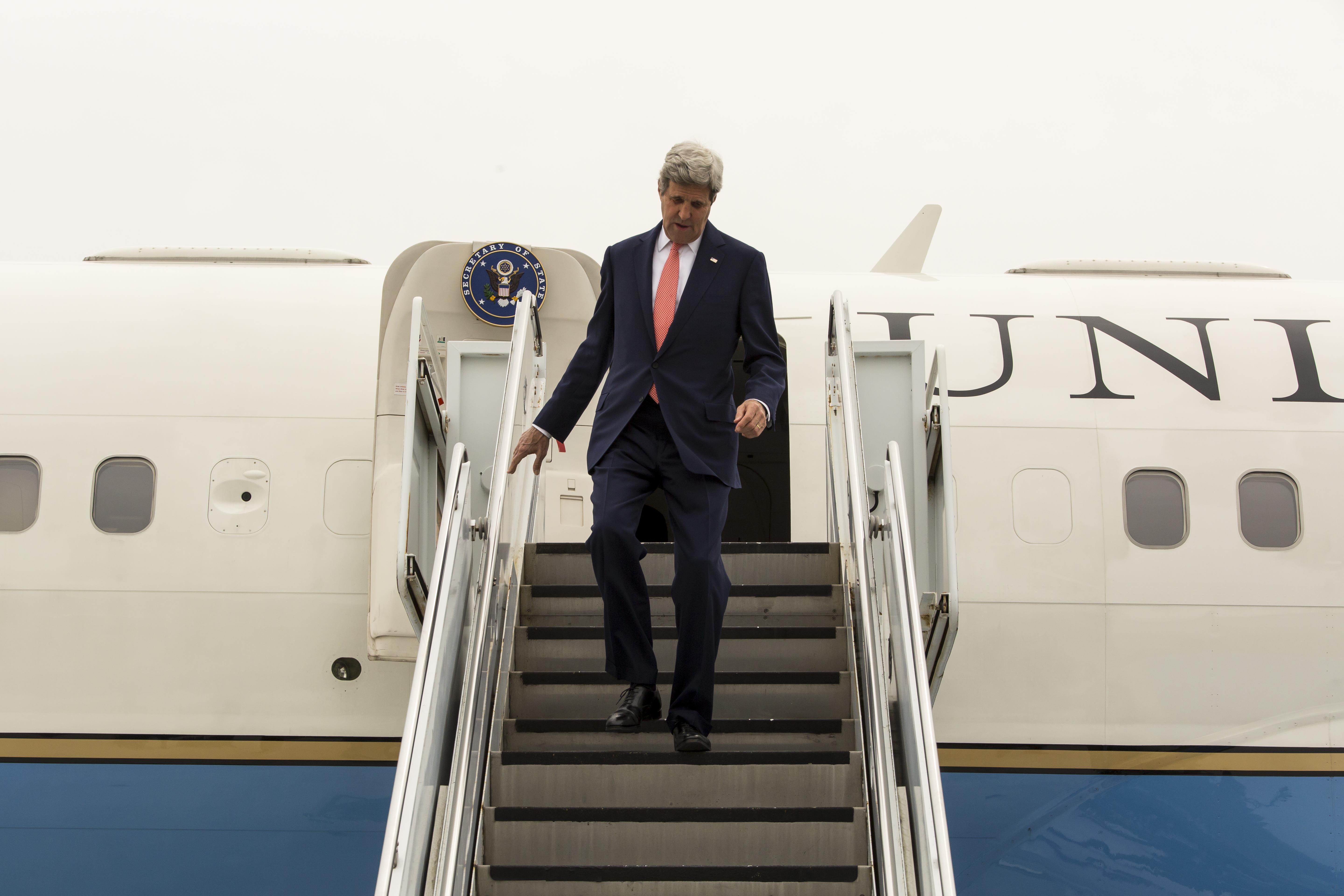 Secretary of state visits MCAS Iwakuni