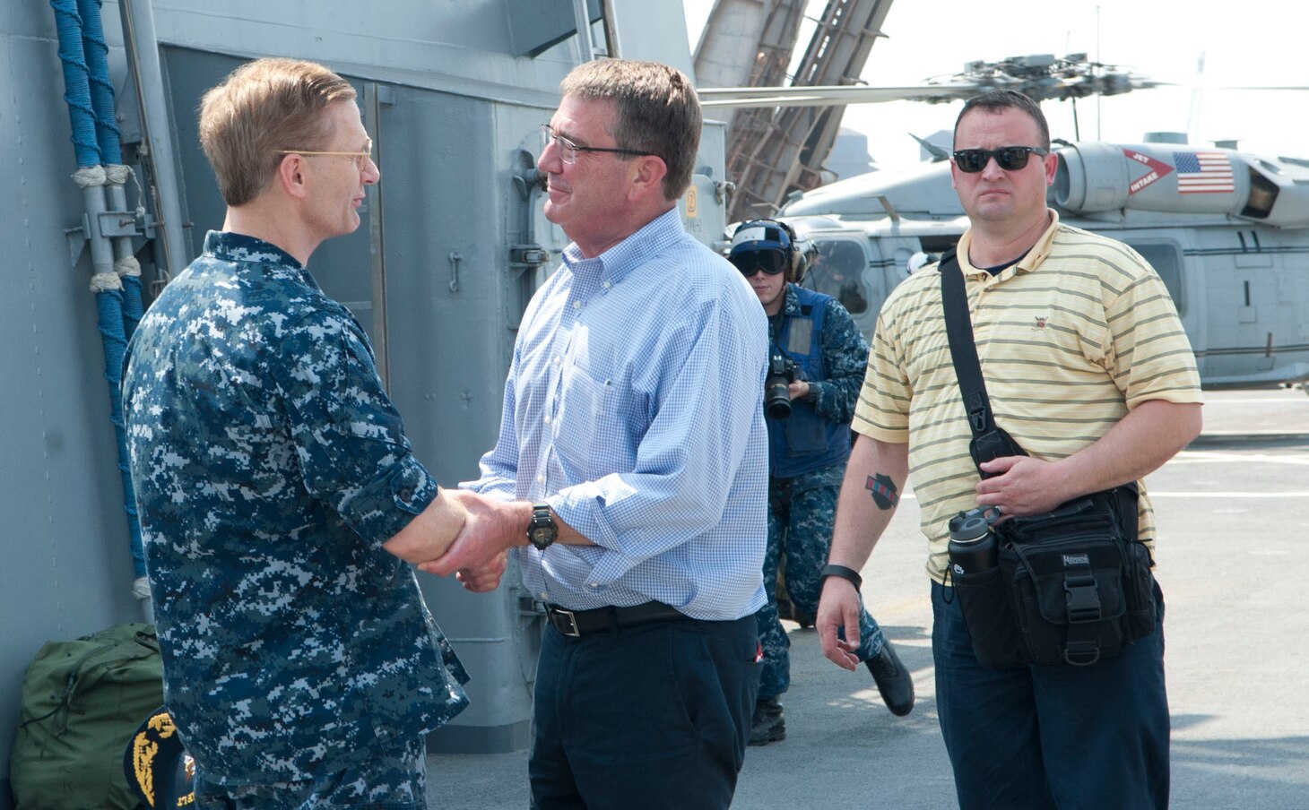 SECDEF Visits 7th Fleet Flagship in India to Grow Partnership > United ...