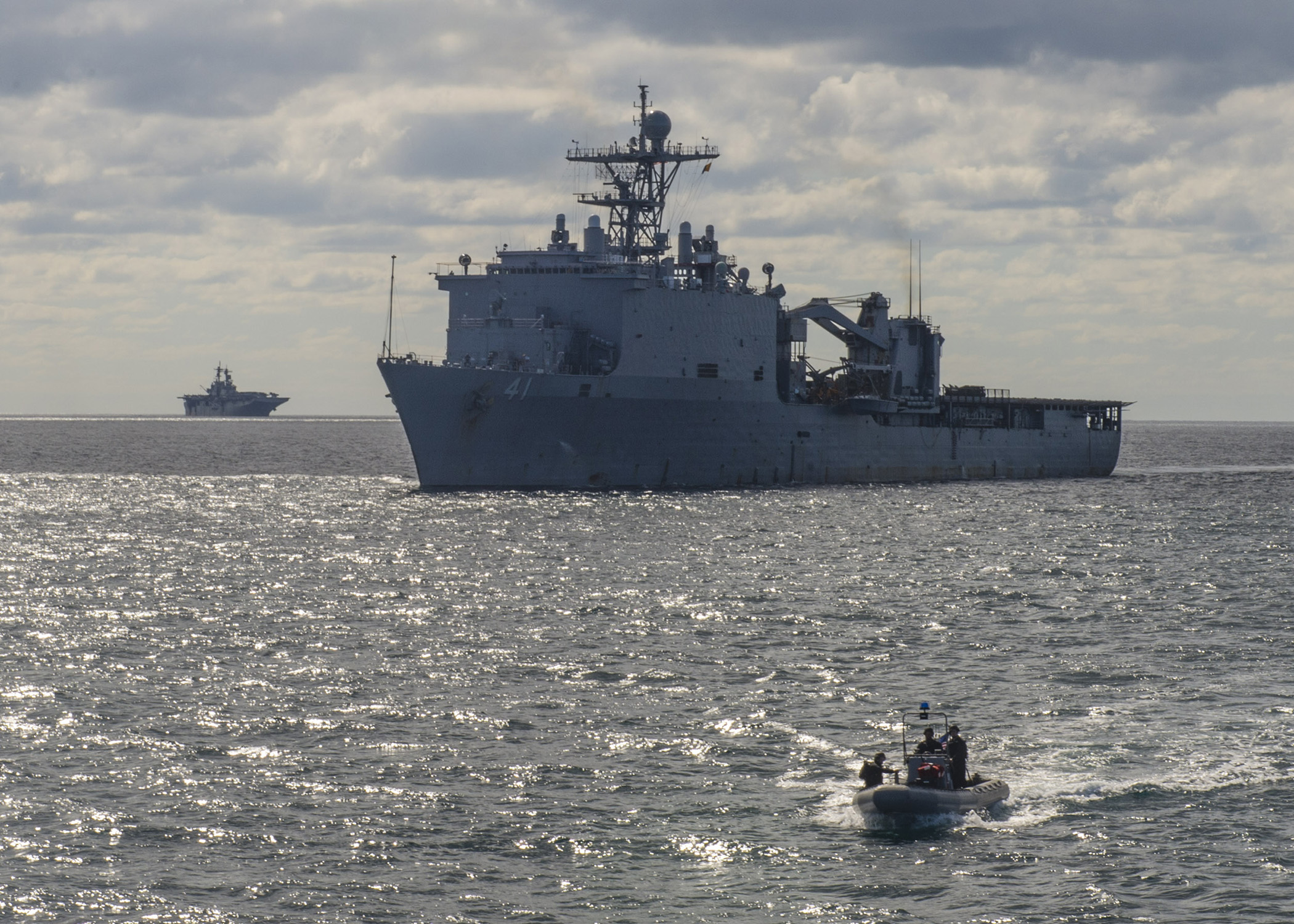 USS Whidbey Island Completes Amphibious Exercise > United States Navy ...