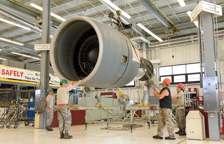 An era of Dover-built TF39 engines throttles down > Air Mobility ...