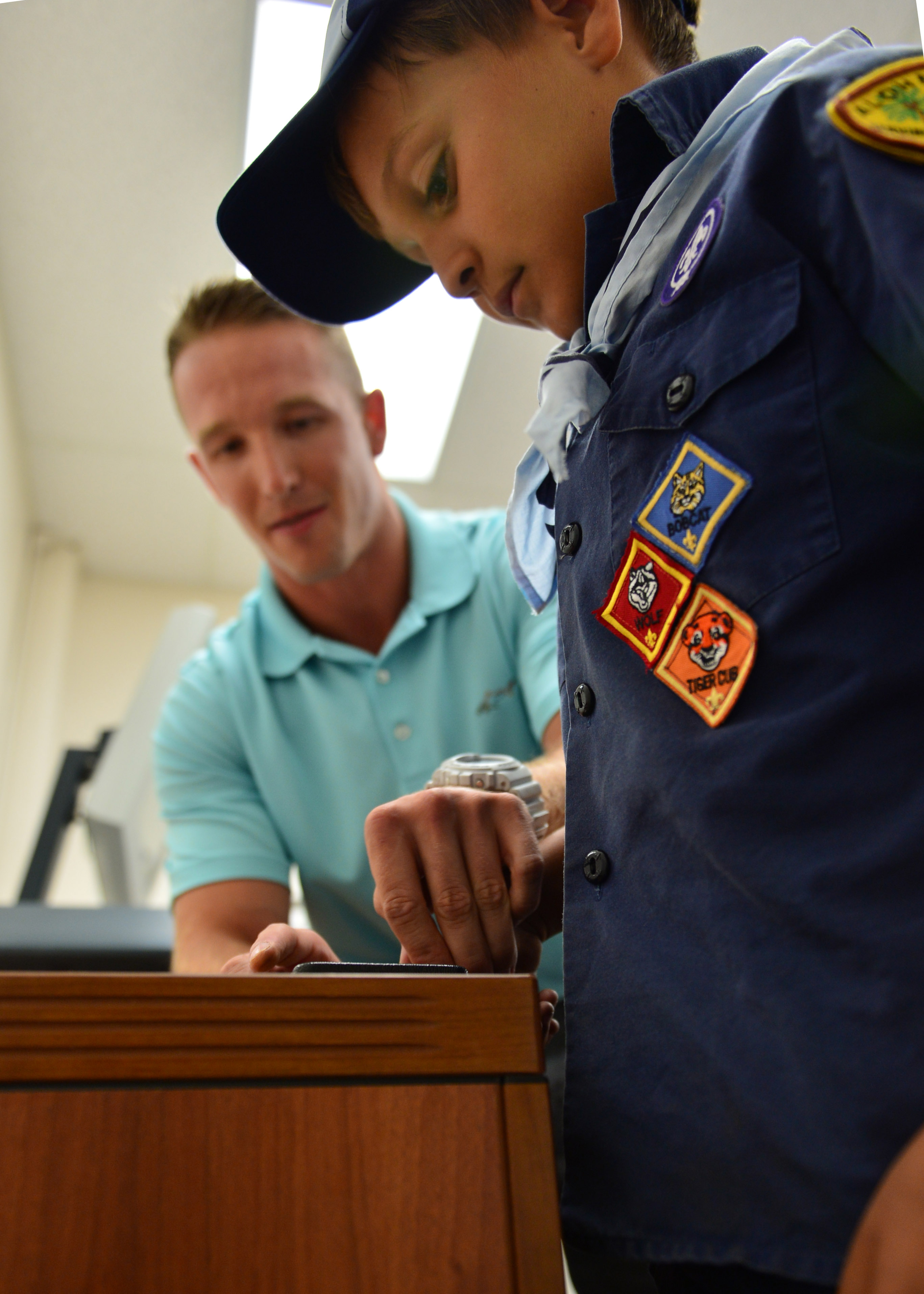 Cub Scouts tour the 647th Security Forces Squadron > 15th Wing ...