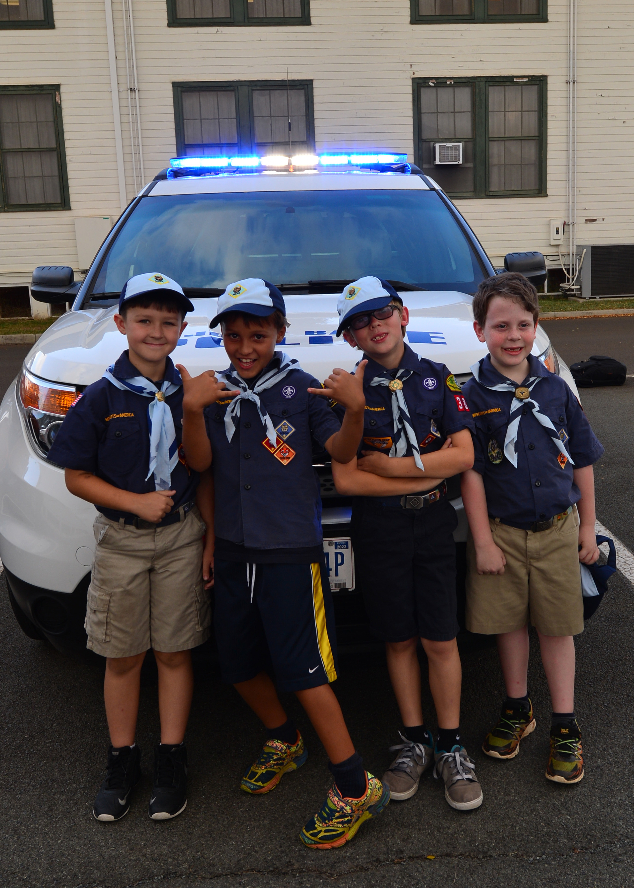 Cub Scouts tour the 647th Security Forces Squadron > 15th Wing ...