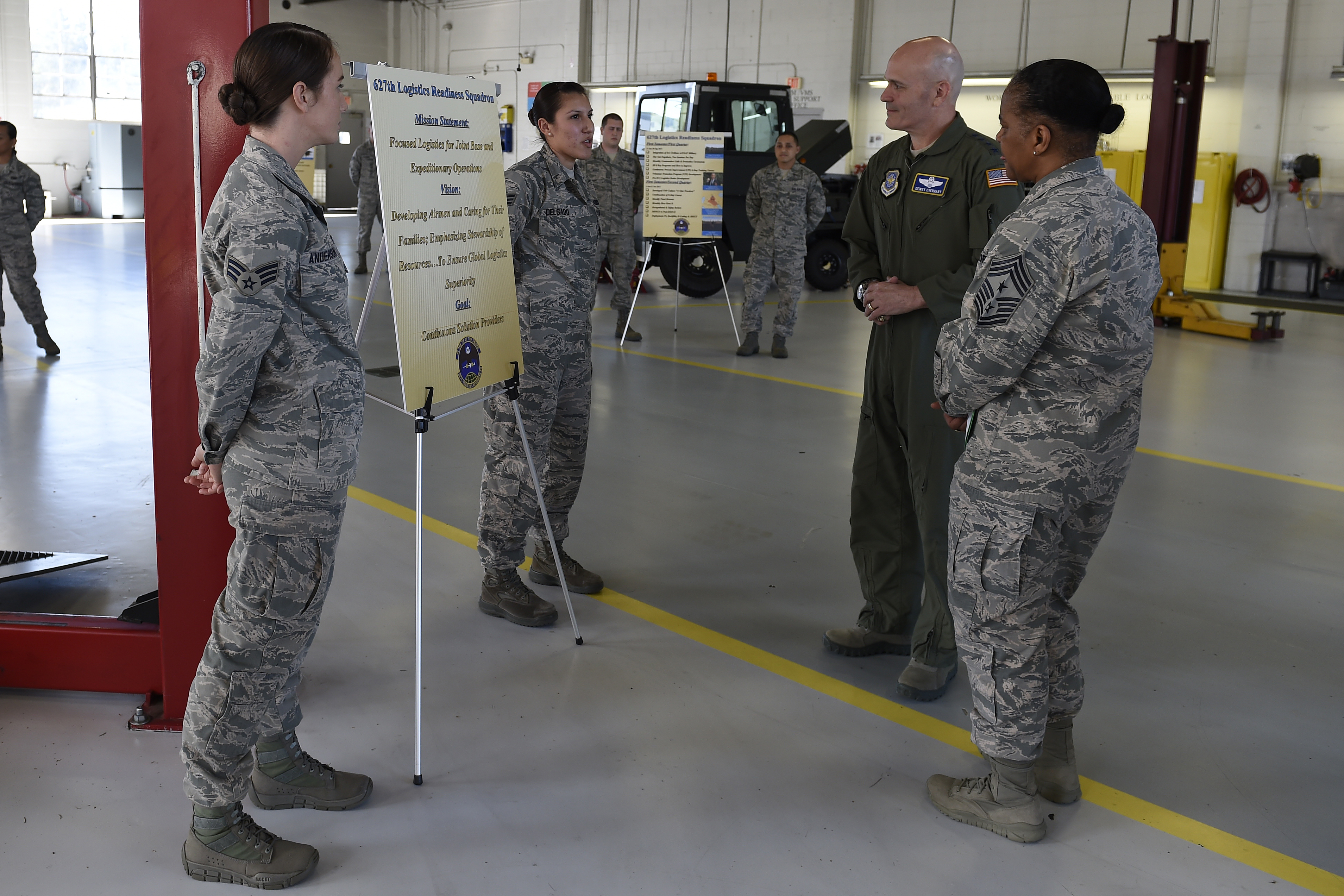 AMC Commander visits JBLM > Air Mobility Command > Article Display