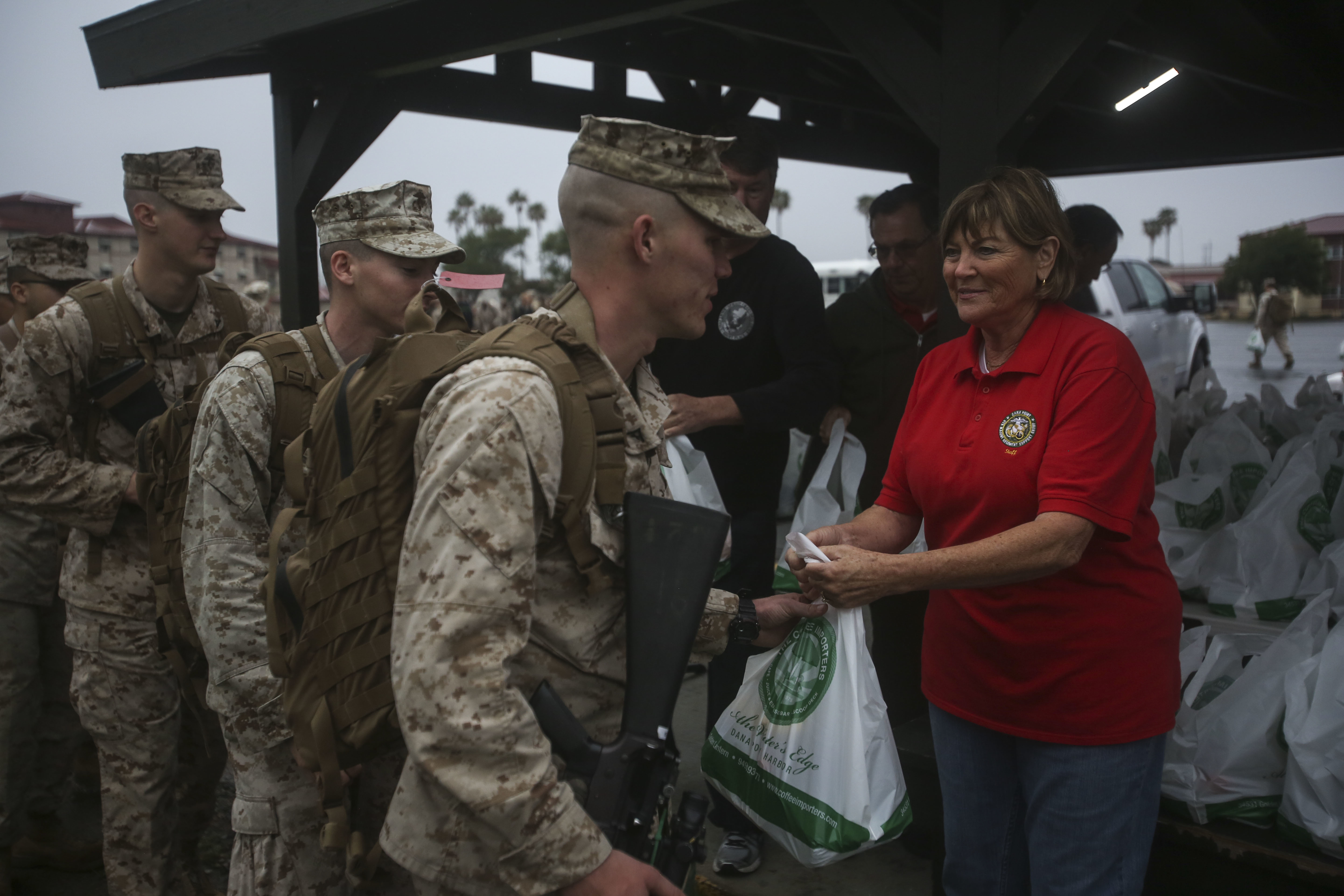 Marines, Sailors farewell loved ones