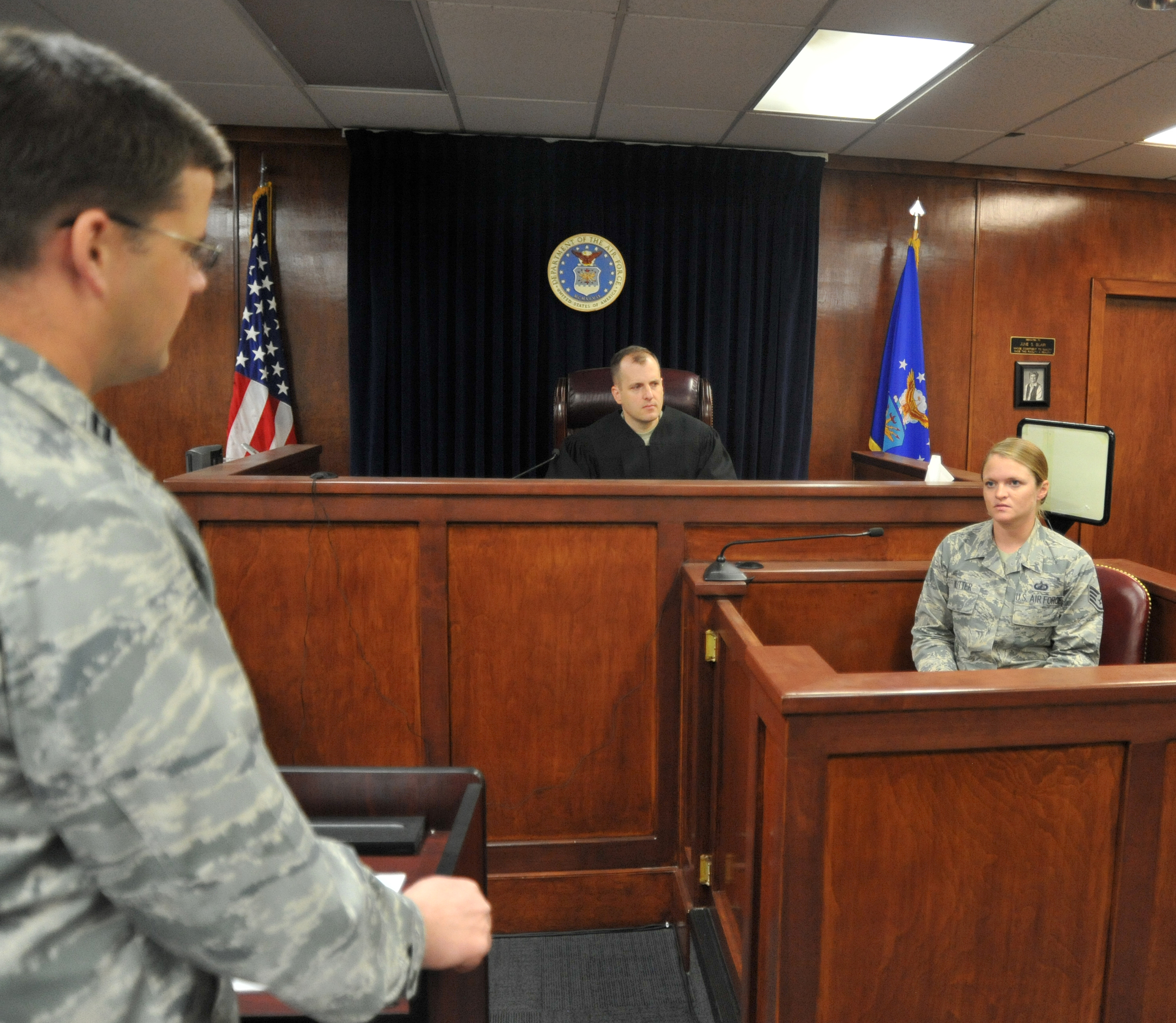 Airmen go inside sexual assault case as actors in mock trial > Kirtland ...