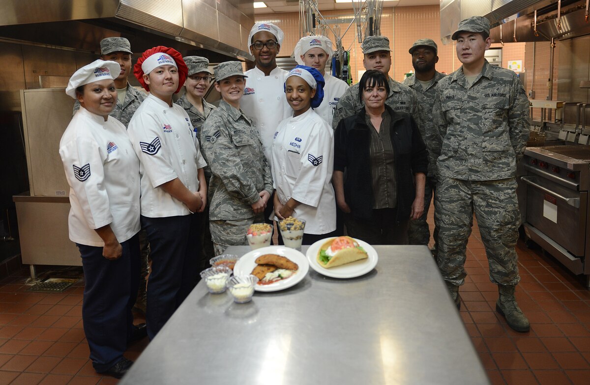 A healthier menu helps Airmen stay “Fit to Fight” > Team McChord ...