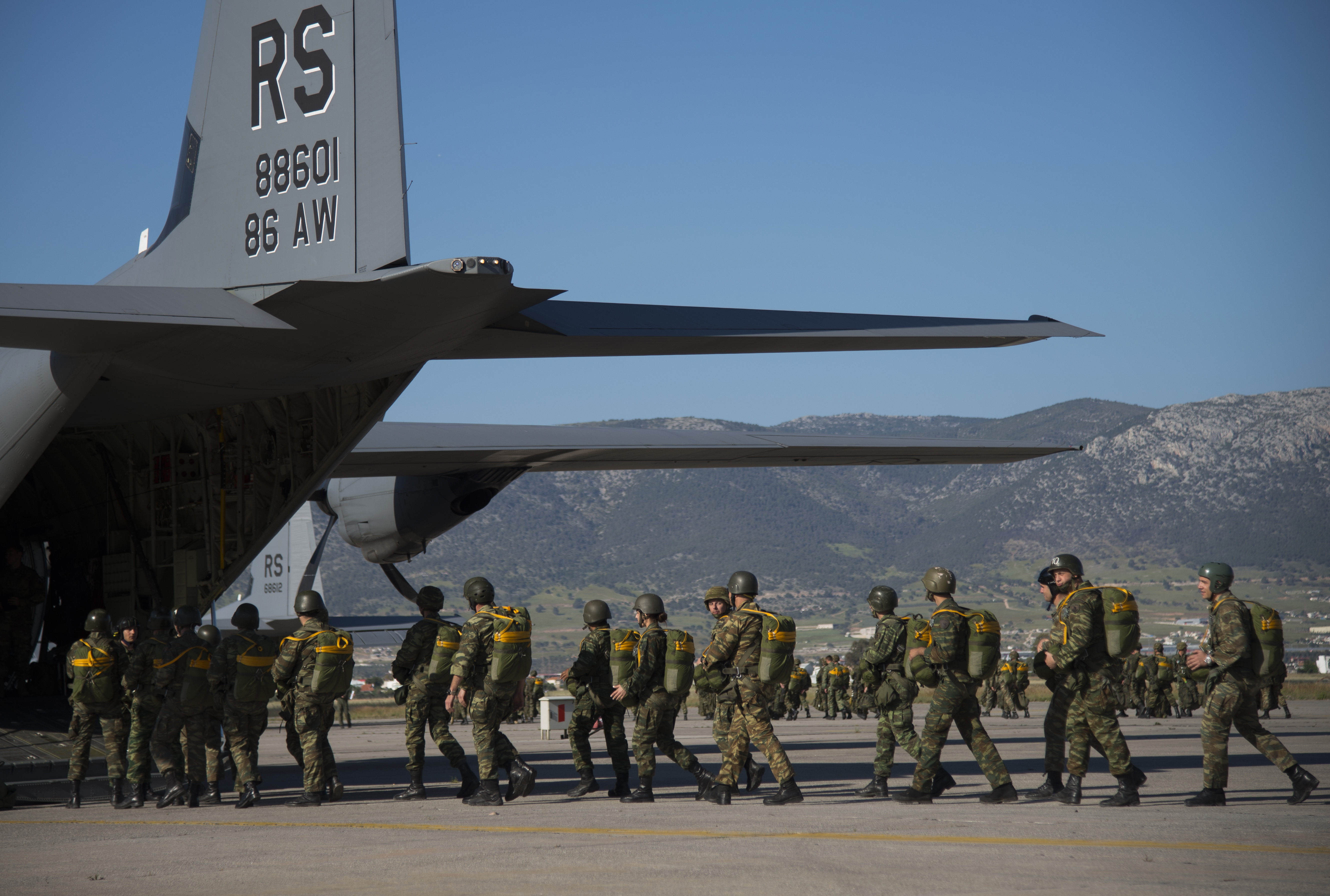 US, Greece strengthen defense ties > Ramstein Air Base > Article Display