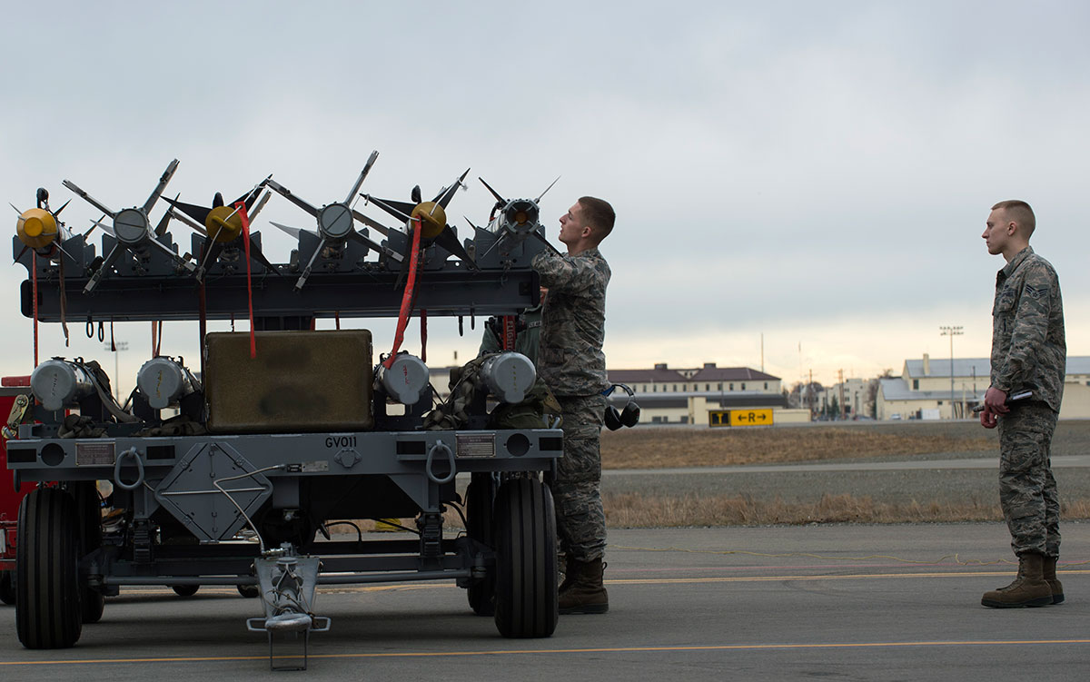 F-22 Raptor load crew competition