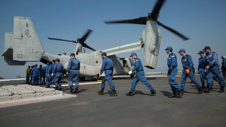 Marines, JSDF continue Japan earthquake relief from sea > United States ...