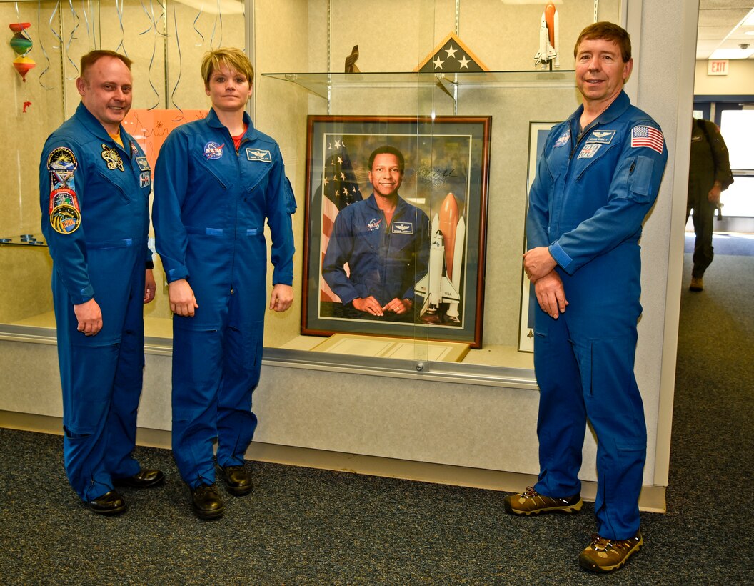 NASA Astronauts assess USAF Water Survival Course