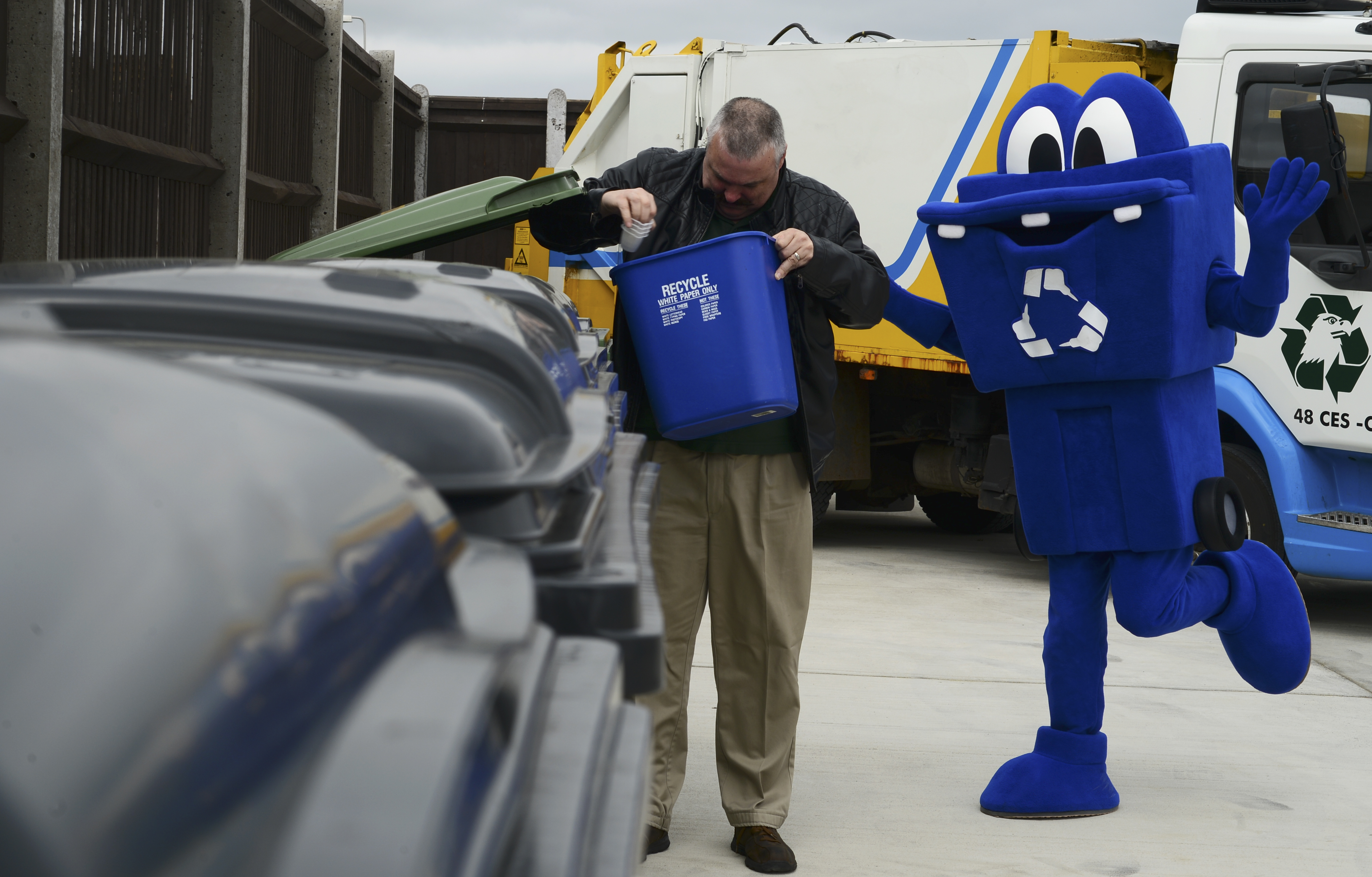 The 48th FW saving the local area one recyclable at a time > Royal Air ...