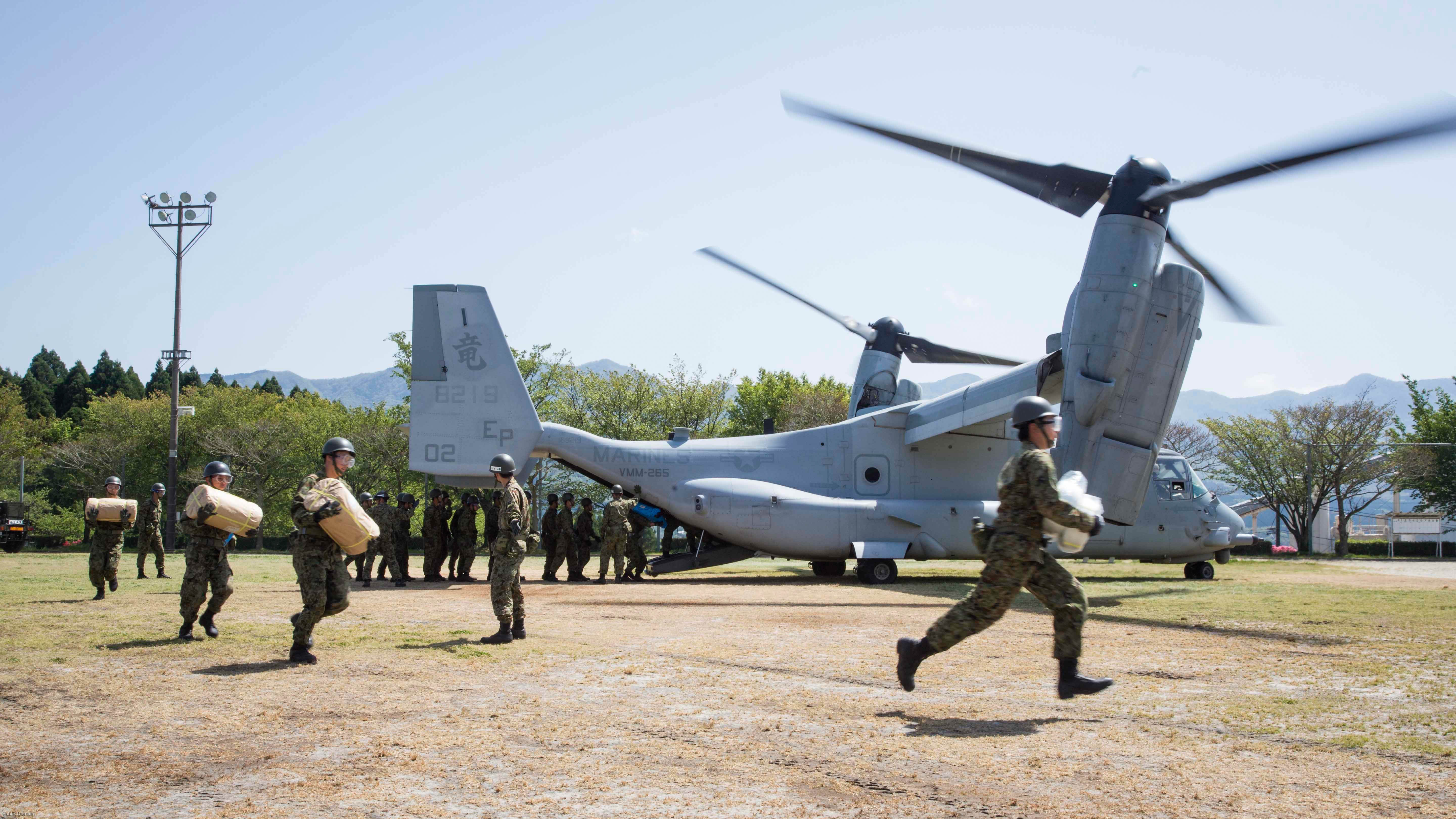JSDF, U.S. Marines continue Ship to Shore Earthquake Relief