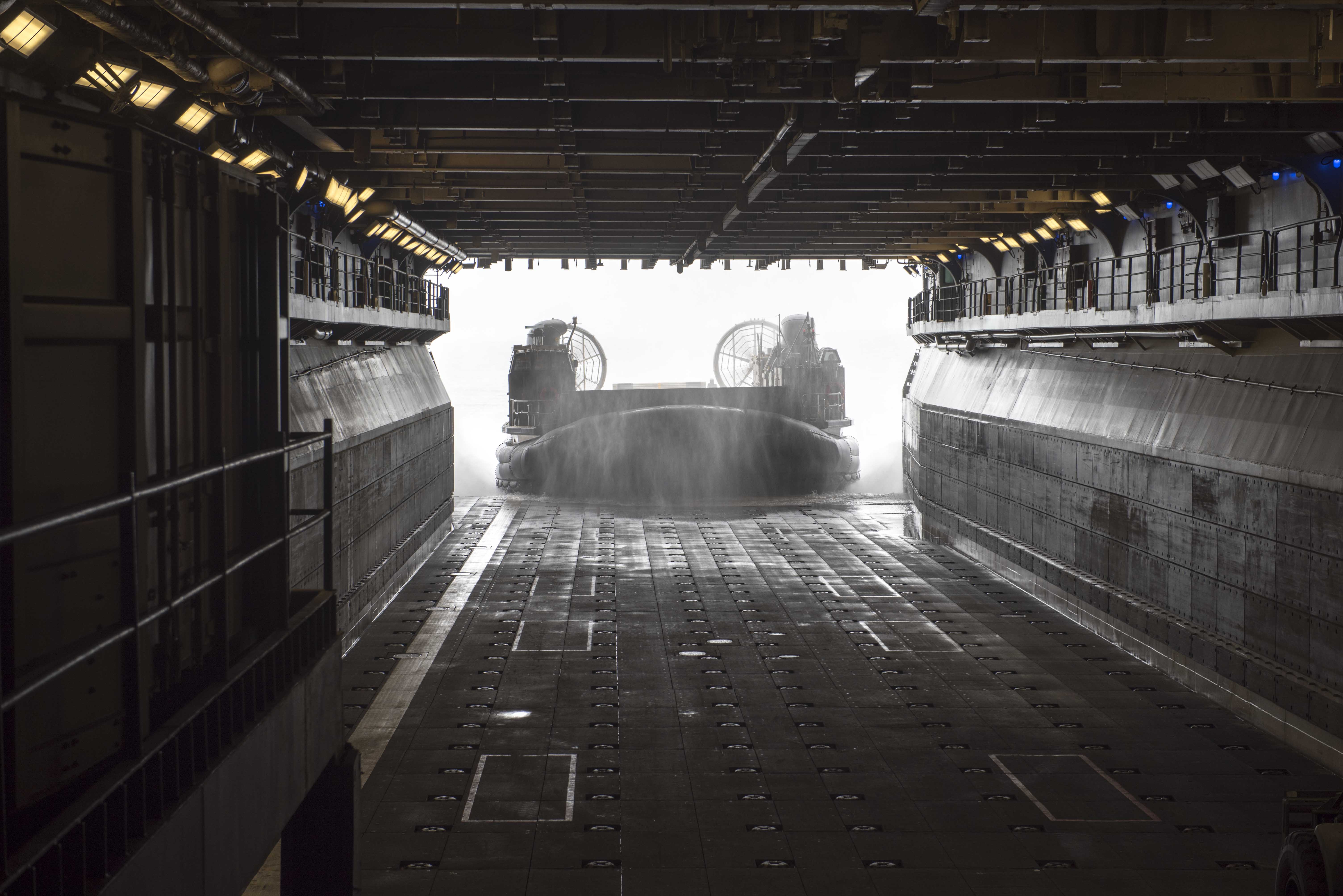 Amphibious Squadron 4 Holds Change of Command > United States Navy ...