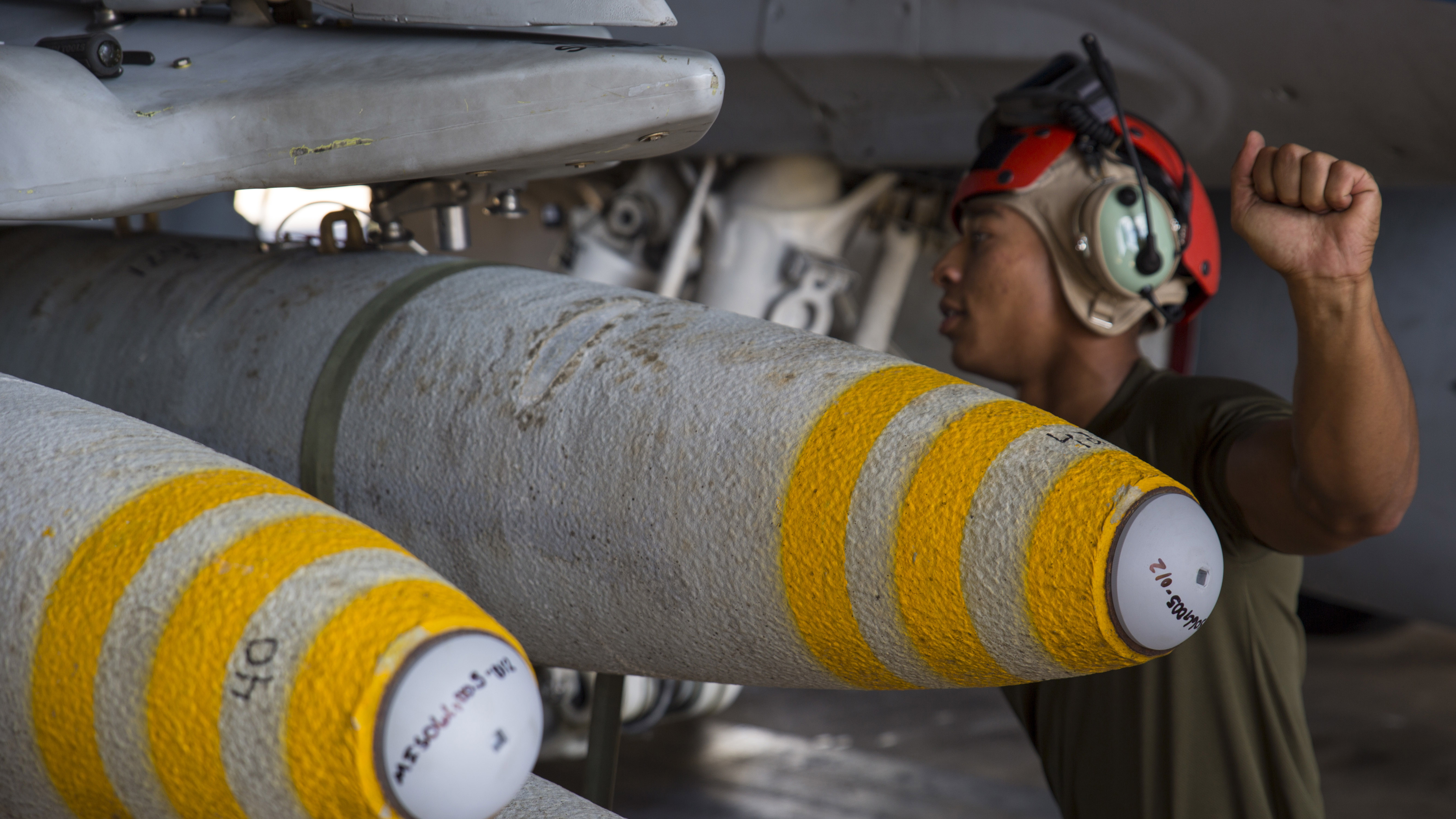 Ordnance Marines, pilots train with high explosives Down Under > United ...
