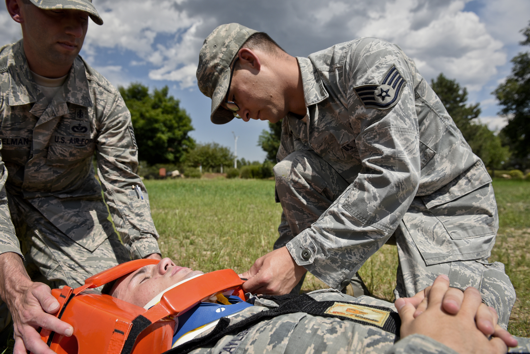 Airman draws on training, aids accident victim