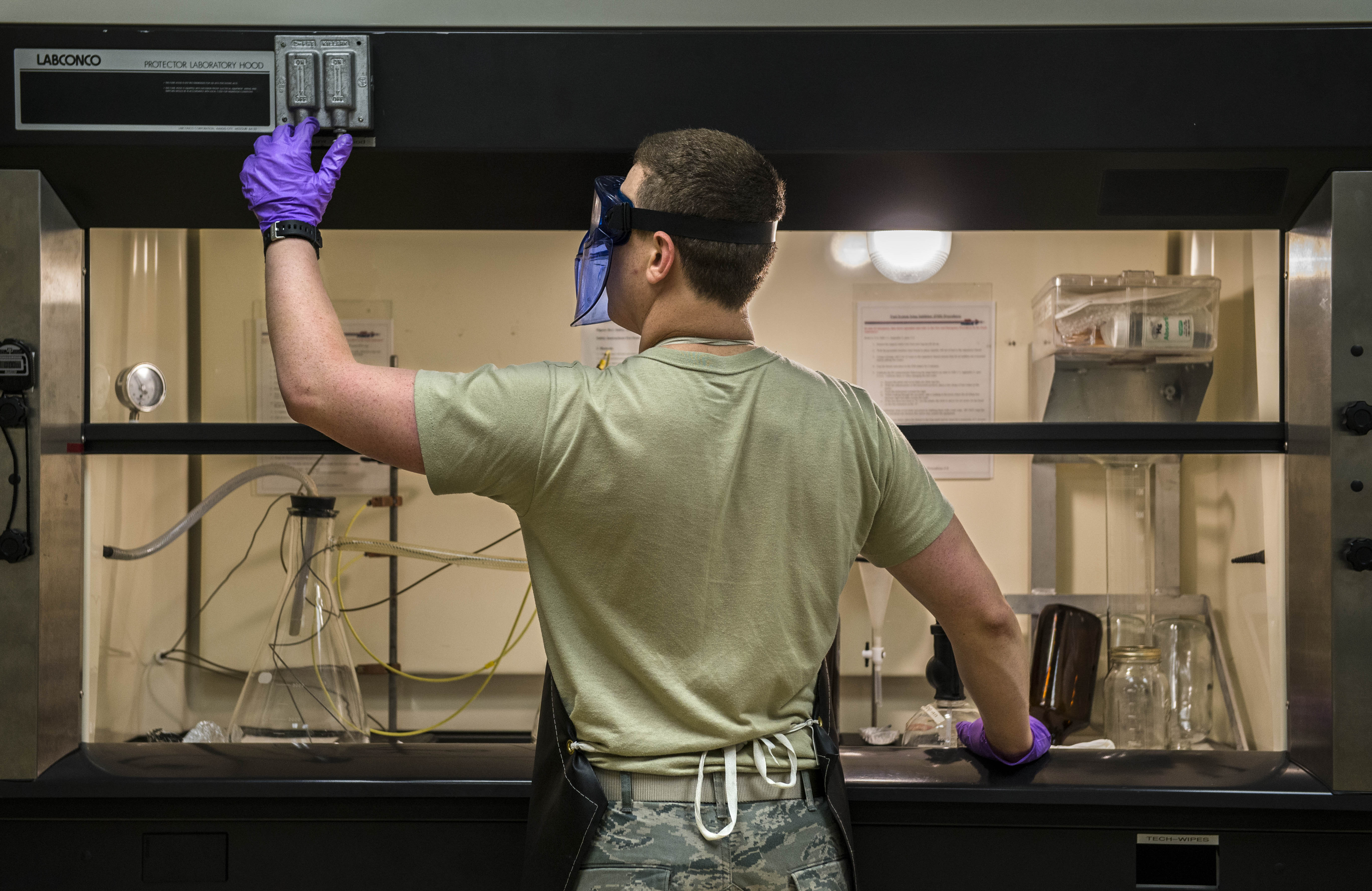 375th LRS tests fuel samples > Scott Air Force Base > News