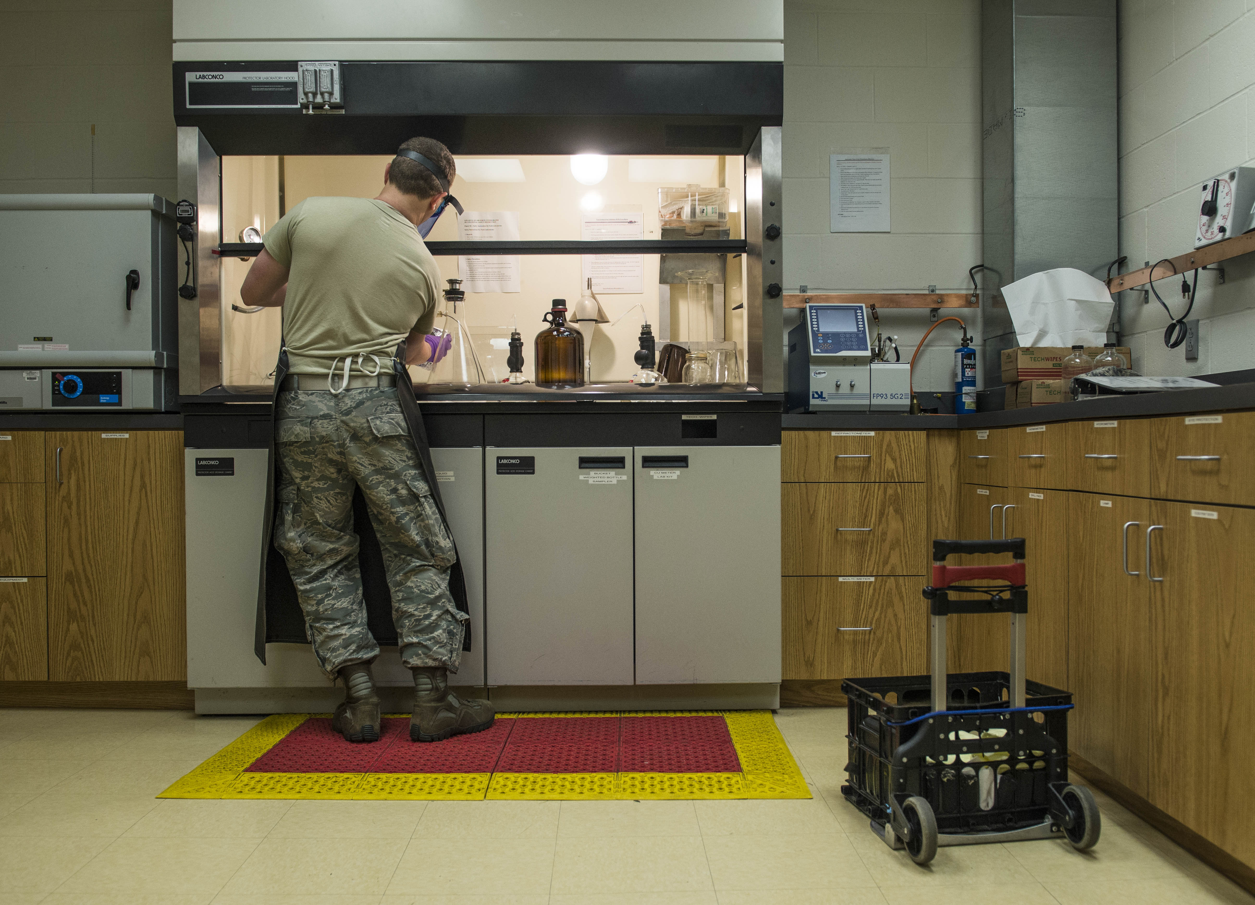 375th LRS tests fuel samples > Scott Air Force Base > News