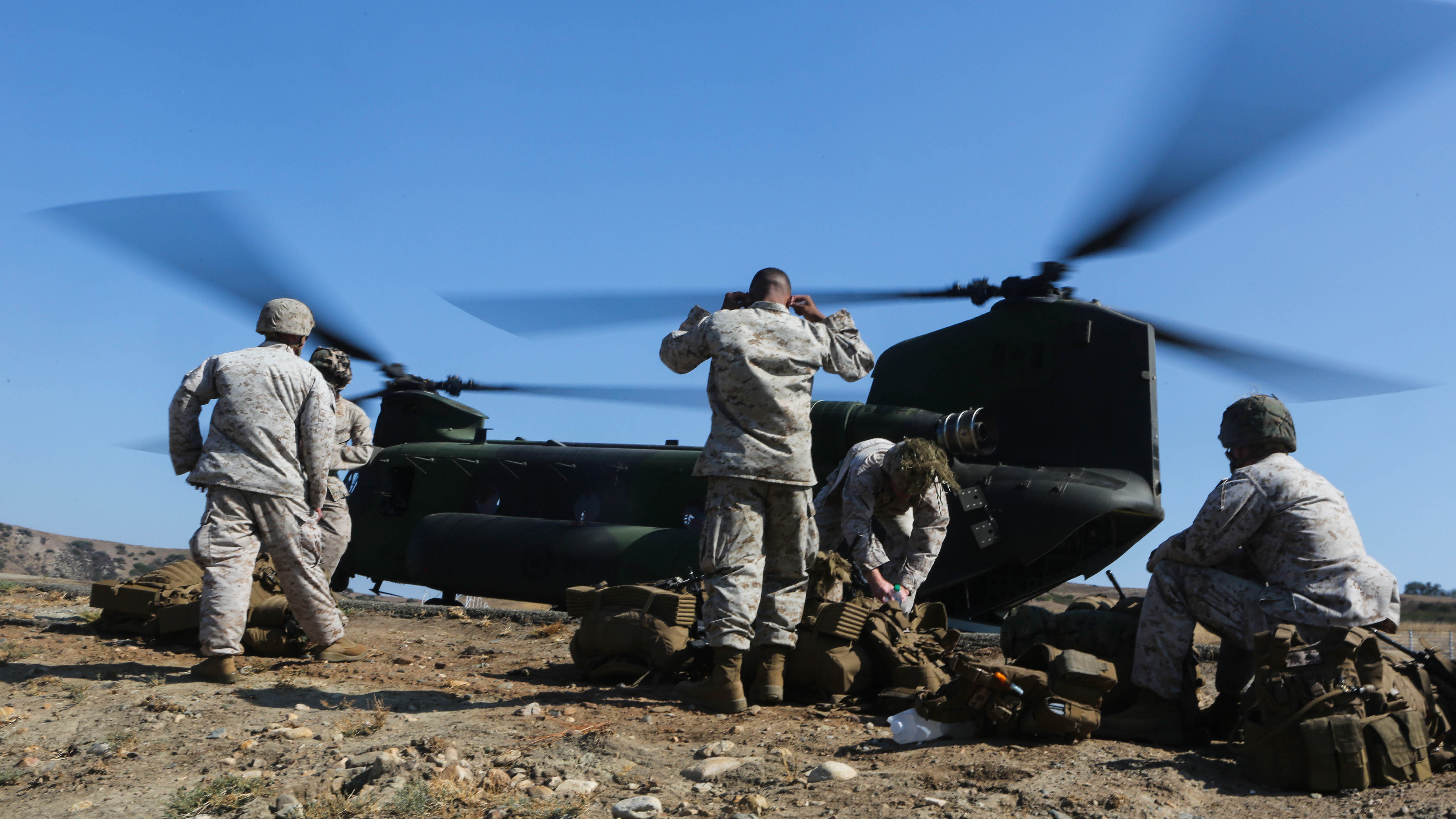 HMH-462, Royal Canadian Air Force supports 3/1 > United States Marine ...