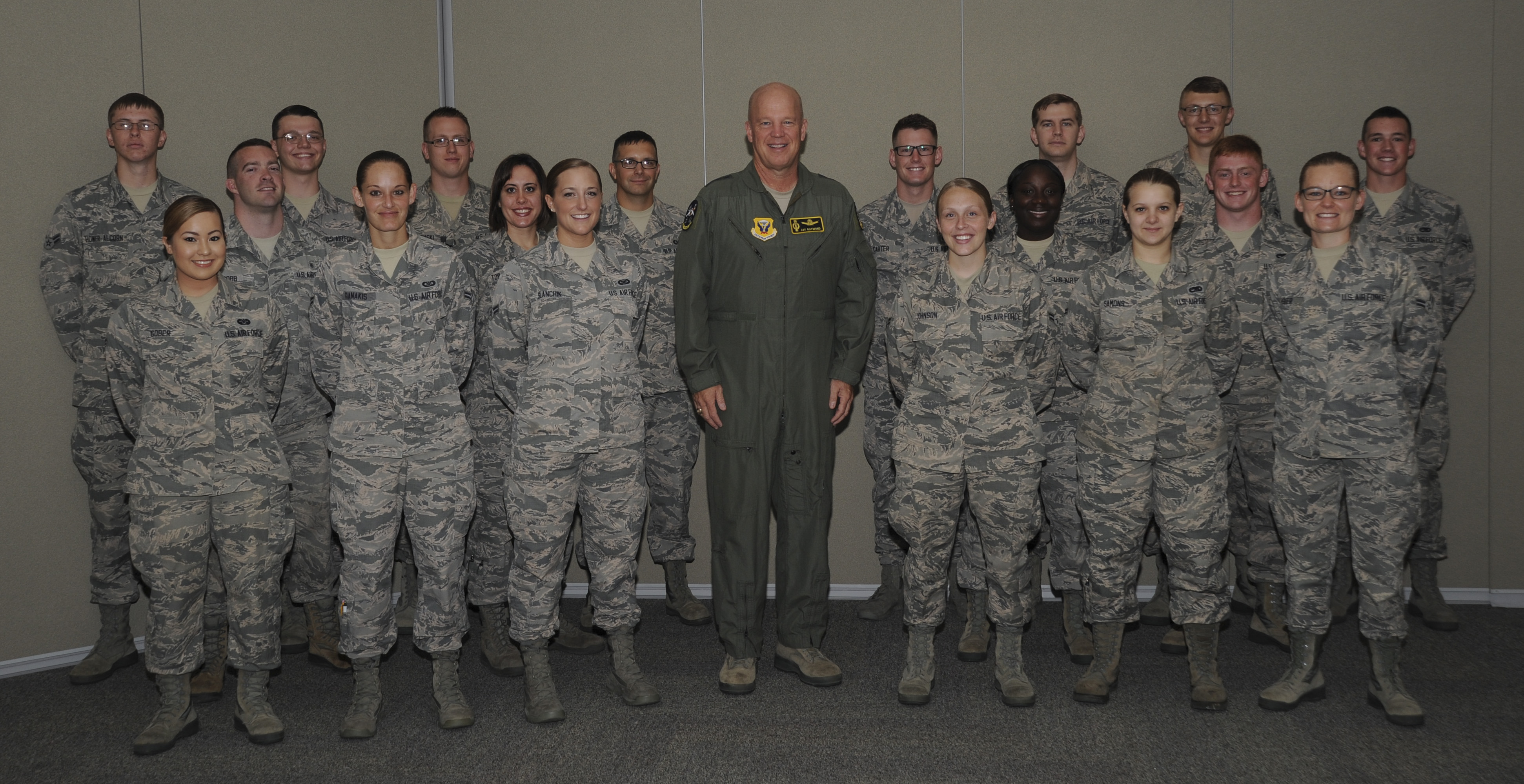 Lt. Gen. Raymond visits Team Whiteman