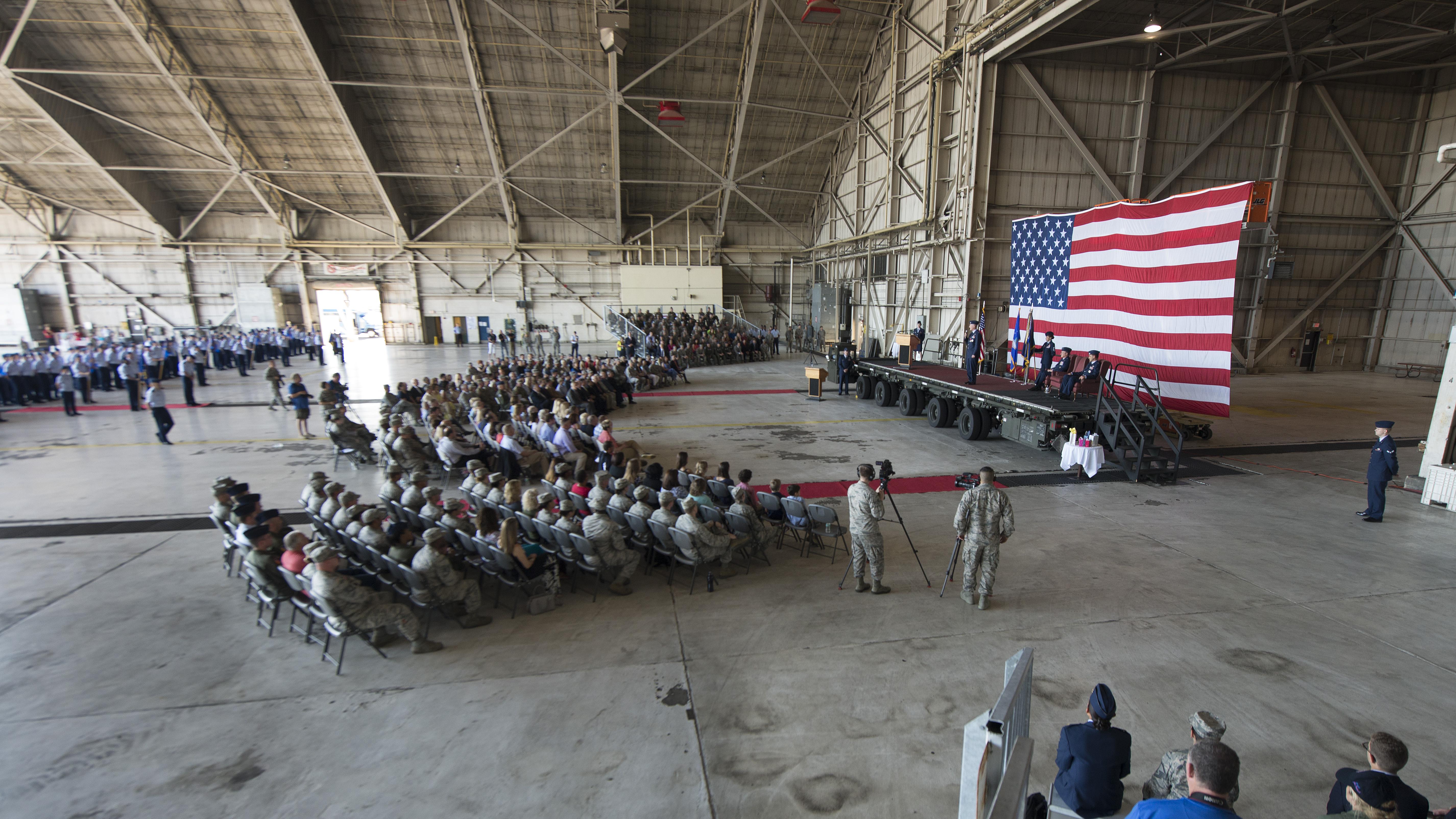 436th Airlift Wing Chang of Command