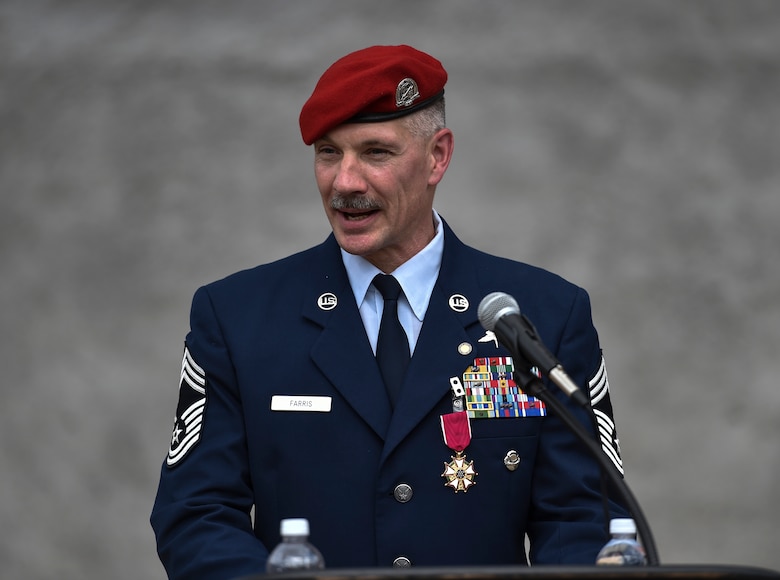 Combat control chief comes full circle > Air Force Special Tactics (24 ...